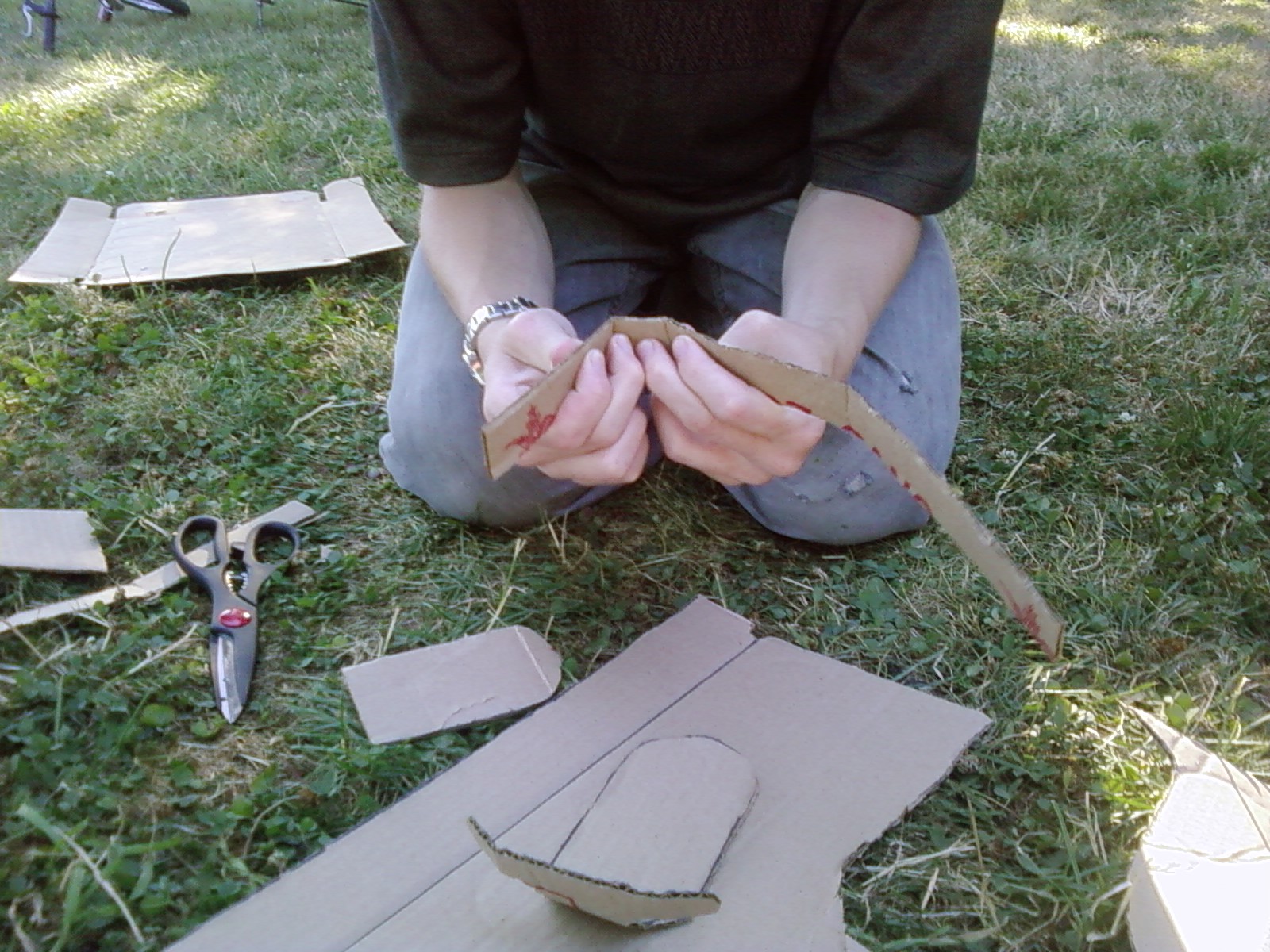 Cardboard Cell Phone Case. : 9 Steps - Instructables