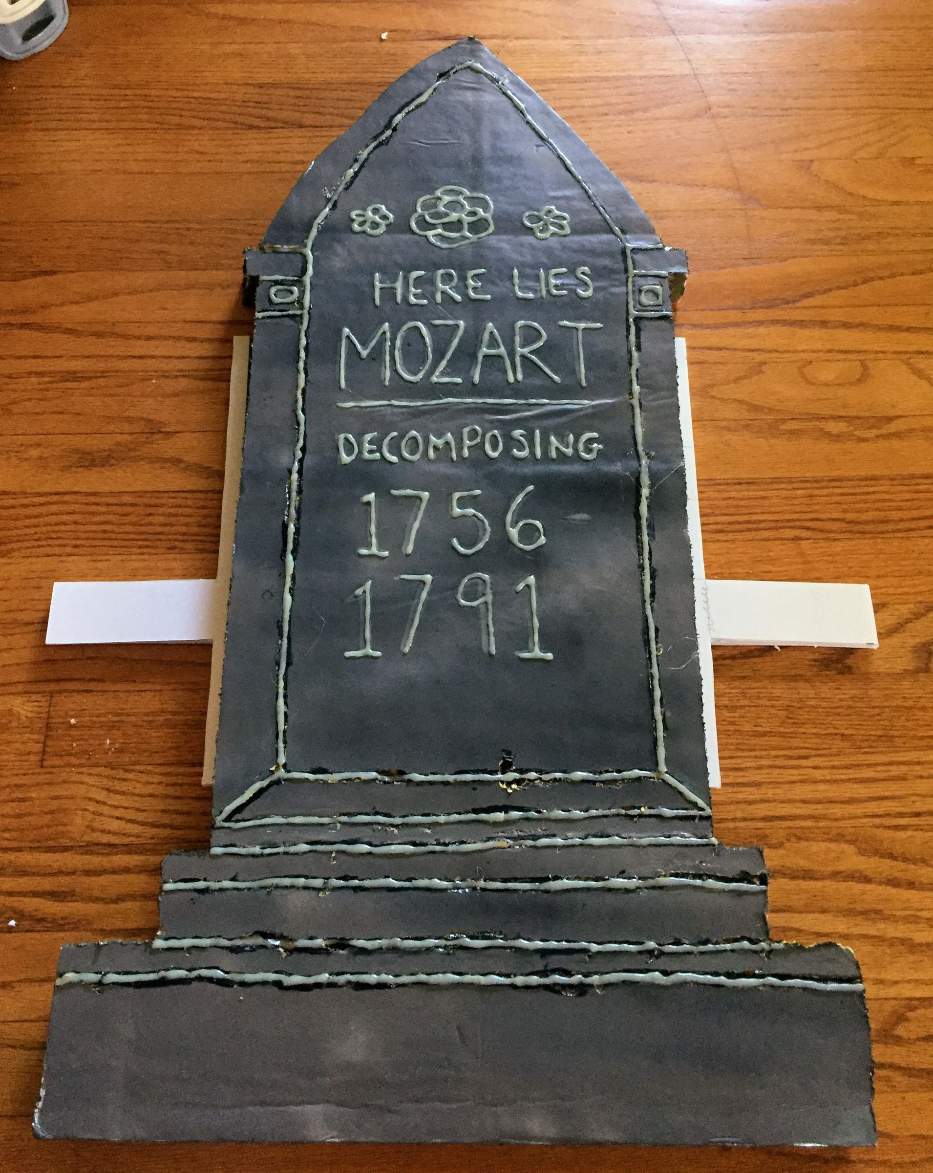 Glow in the Dark Tombstones : 3 Steps (with Pictures) - Instructables