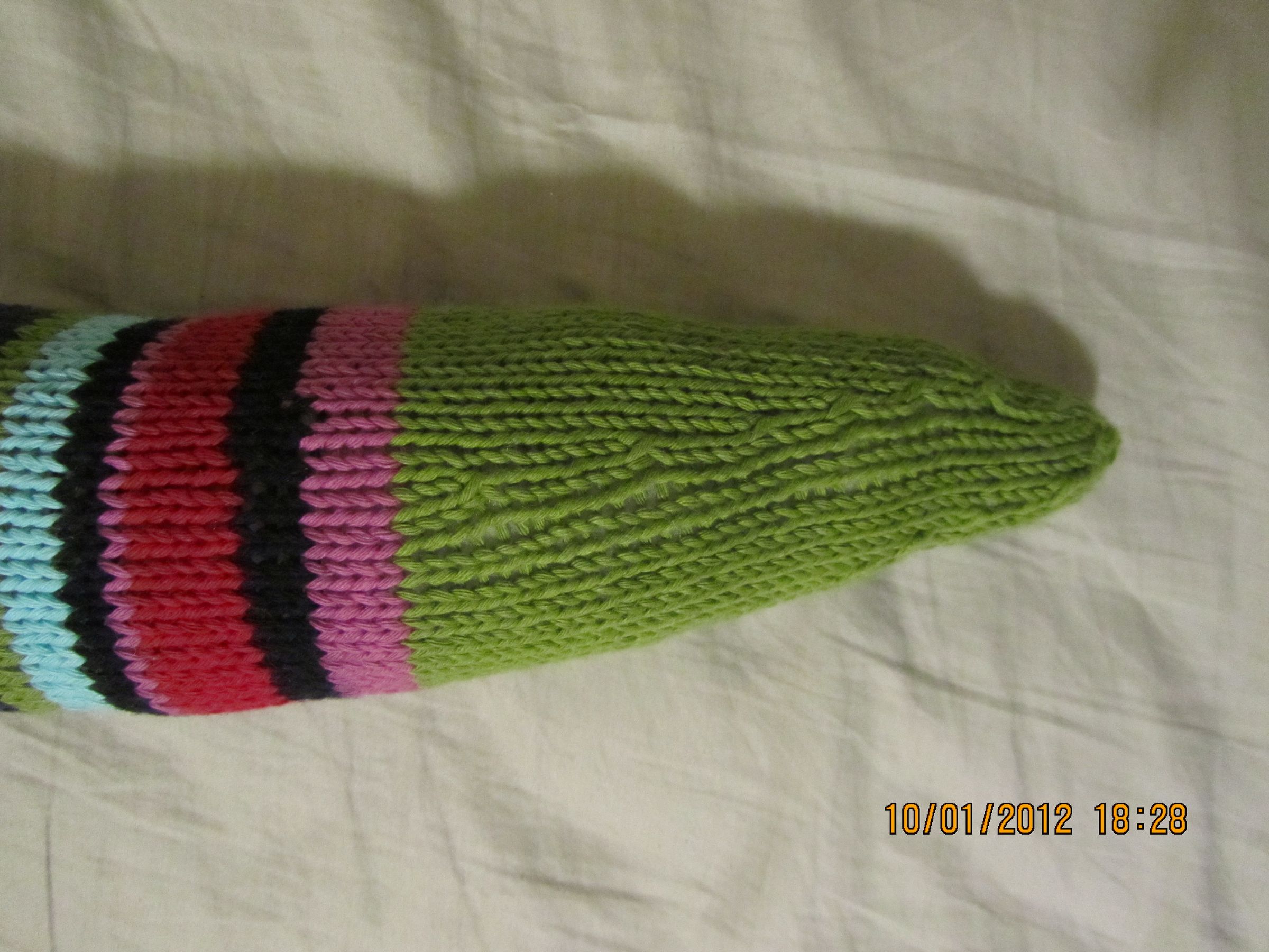 Enormous Stripey Knitted Snake : 4 Steps (with Pictures) - Instructables