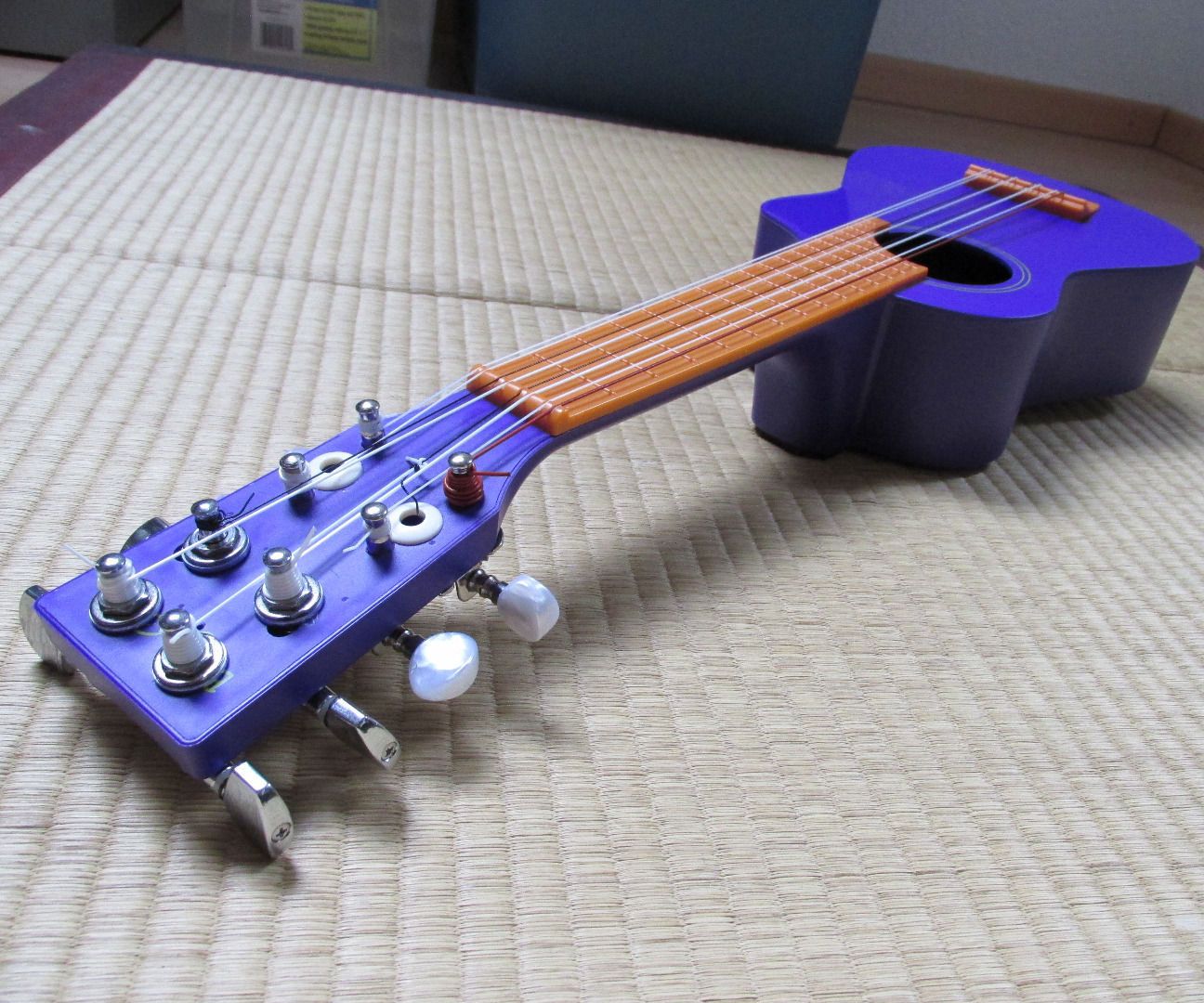 Make an 8-String Ukulele From Your Normal Ukulele : 8 Steps (with ...