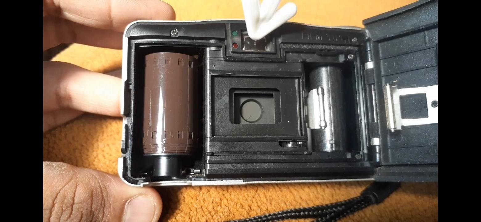 HOW DOES FUJI CAM WORKS ??FLASH CAPACITOR?? : 8 Steps - Instructables
