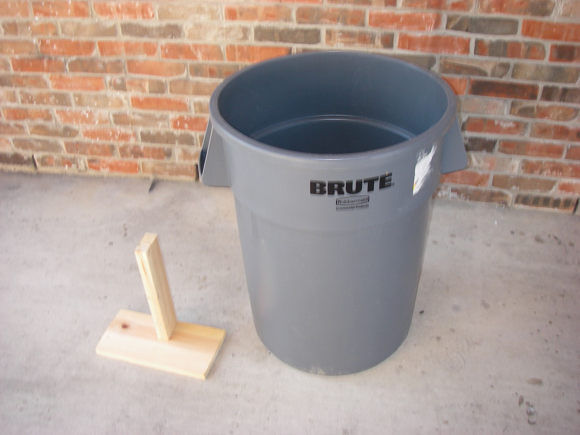 Trash Can Trauma Halloween Prop (From Kit and MAKE: Halloween Edition ...