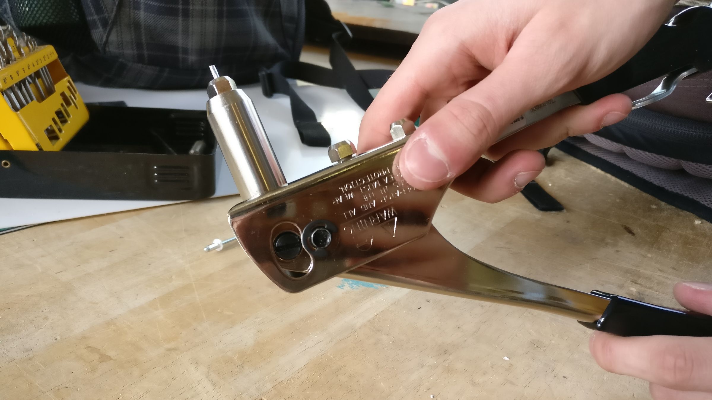 Mechanical Connection: Pop Rivets Werkplaatsidc : 15 Steps (with ...