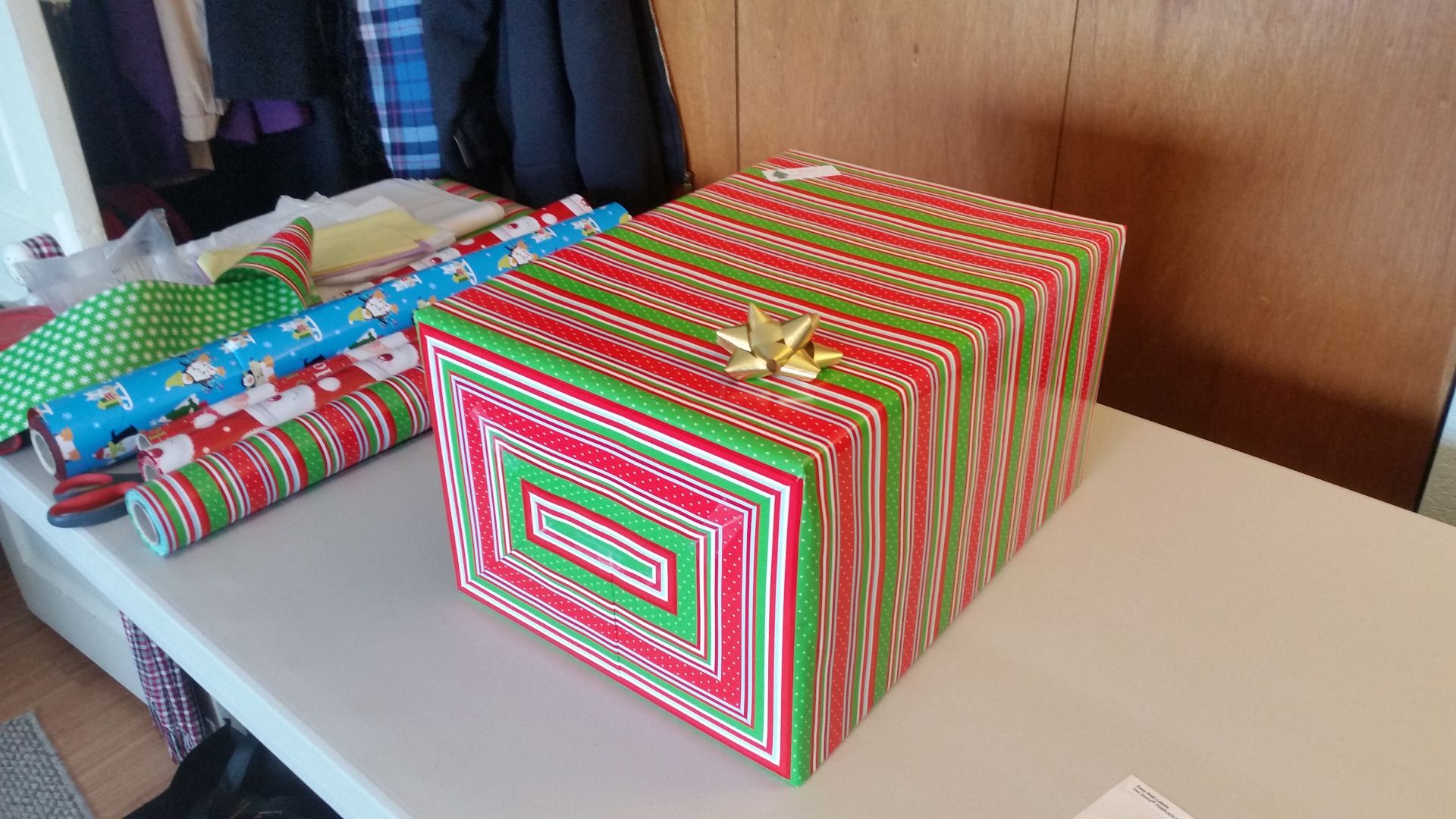 Expert Level Gift Wrap : 7 Steps (with Pictures) - Instructables