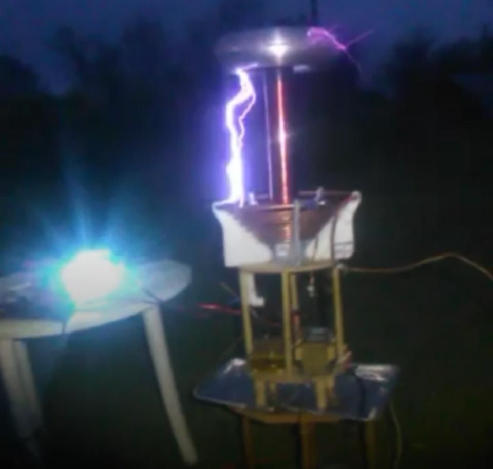 How to Build a Spark Gap Tesla Coil (SGTC) : 10 Steps (with Pictures ...