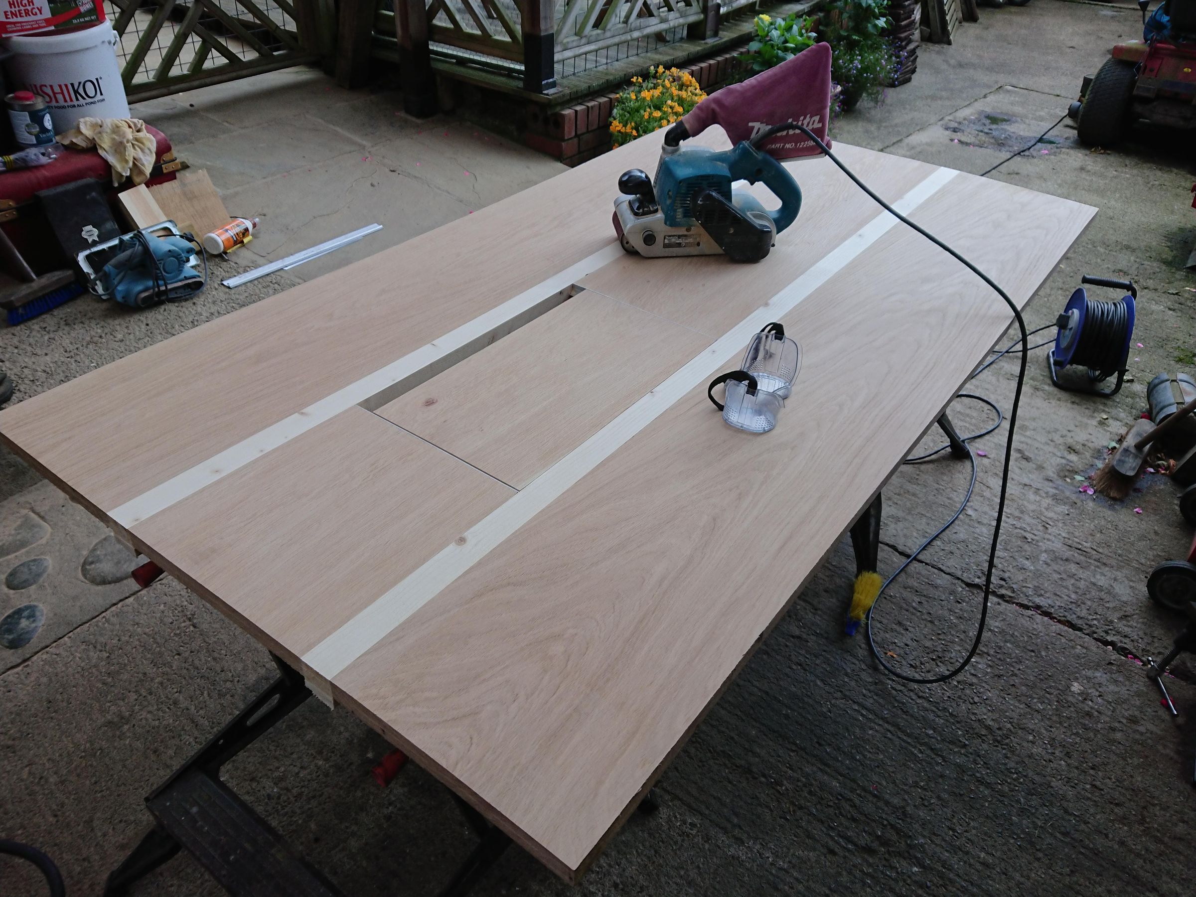 The "Work From Home" Solid Oak & Pine Kitchen Table : 11 Steps (with ...