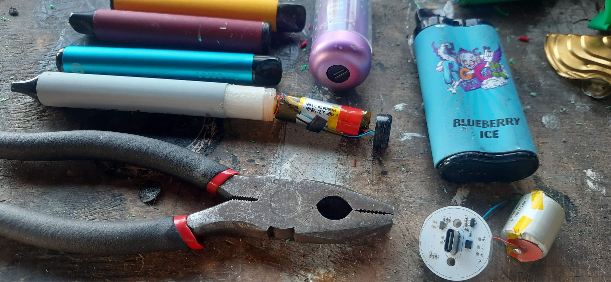 Vape Battery Replacement for 3x AAA Holder : 4 Steps - Instructables