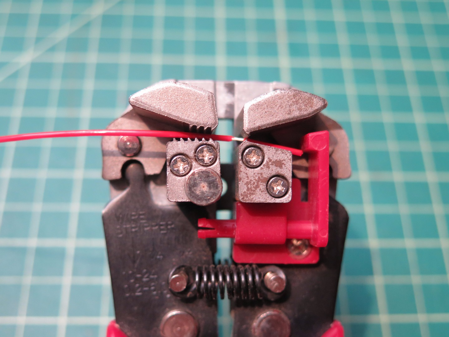 Bionic El Wire Mask : 6 Steps (with Pictures) - Instructables