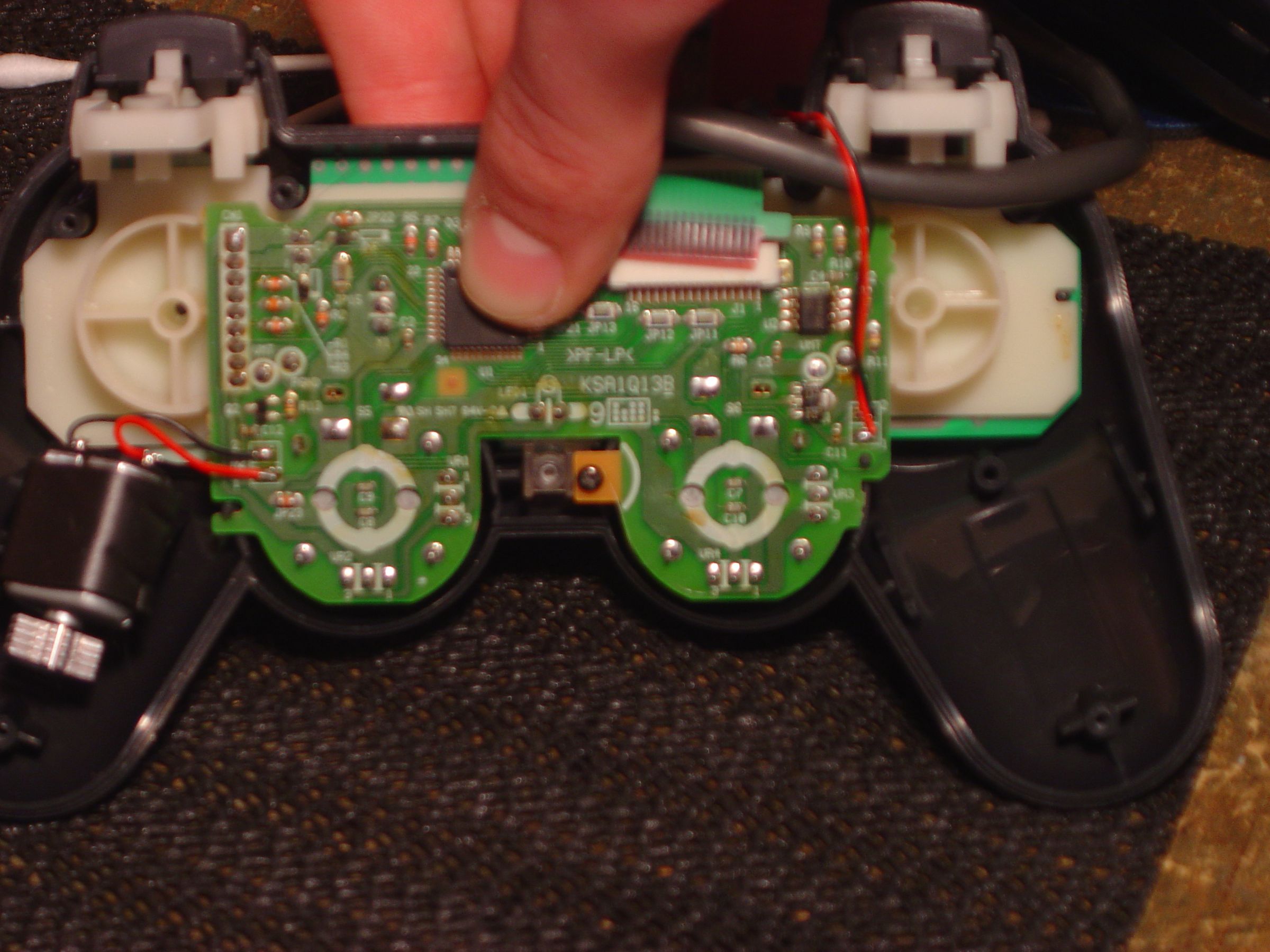 Clean Your DualShock Controller : 9 Steps - Instructables