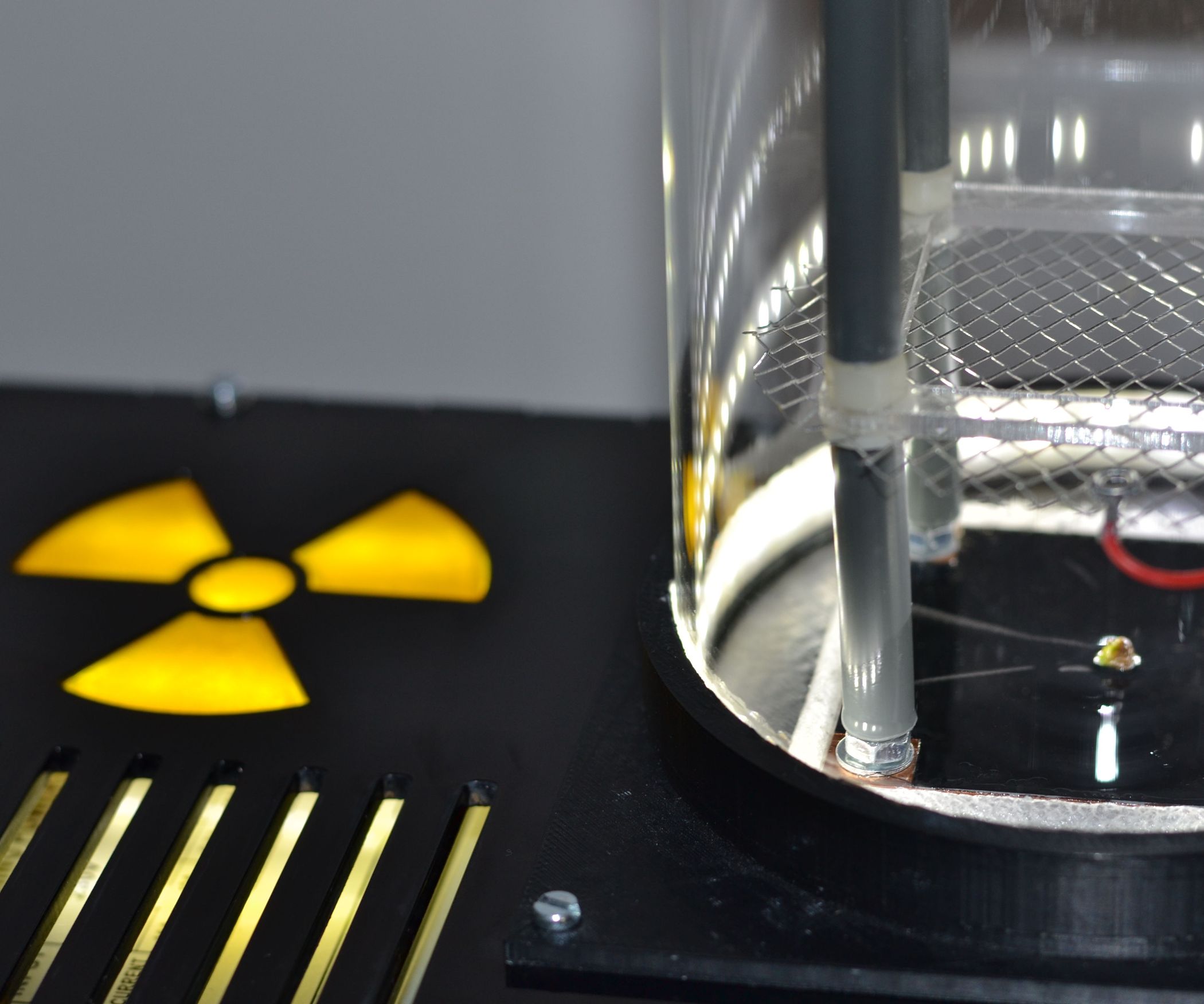 Peltier Cooled Cloud Chamber : 14 Steps (with Pictures) - Instructables