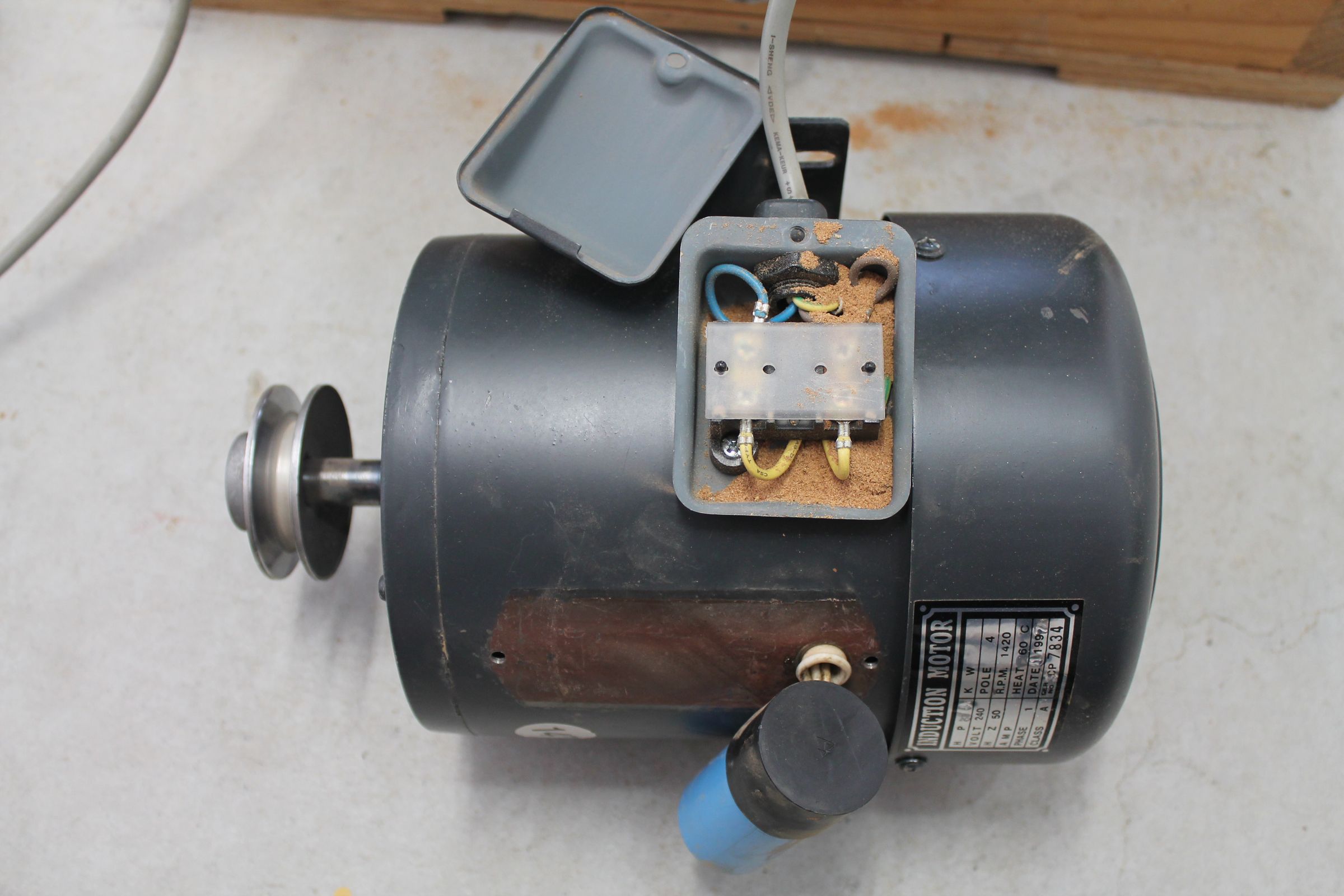 Buying and Maintaining a 20 Year Old Bandsaw : 11 Steps (with Pictures ...