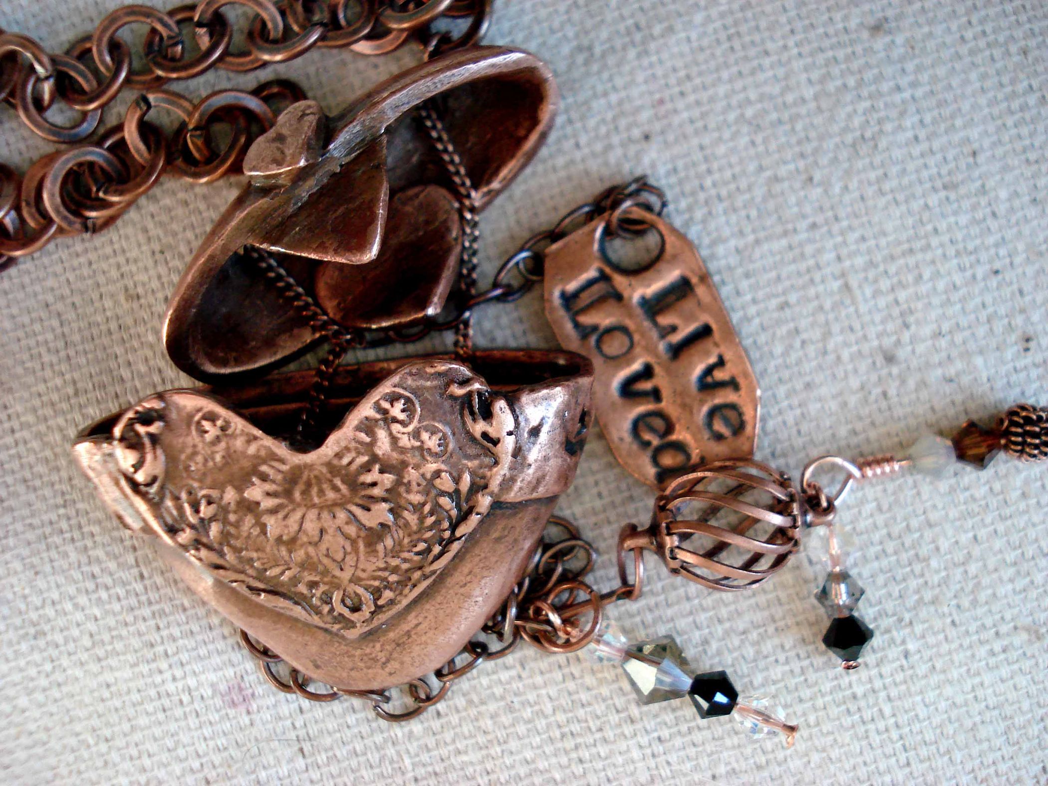 Live Loved Locket Box - Instructables