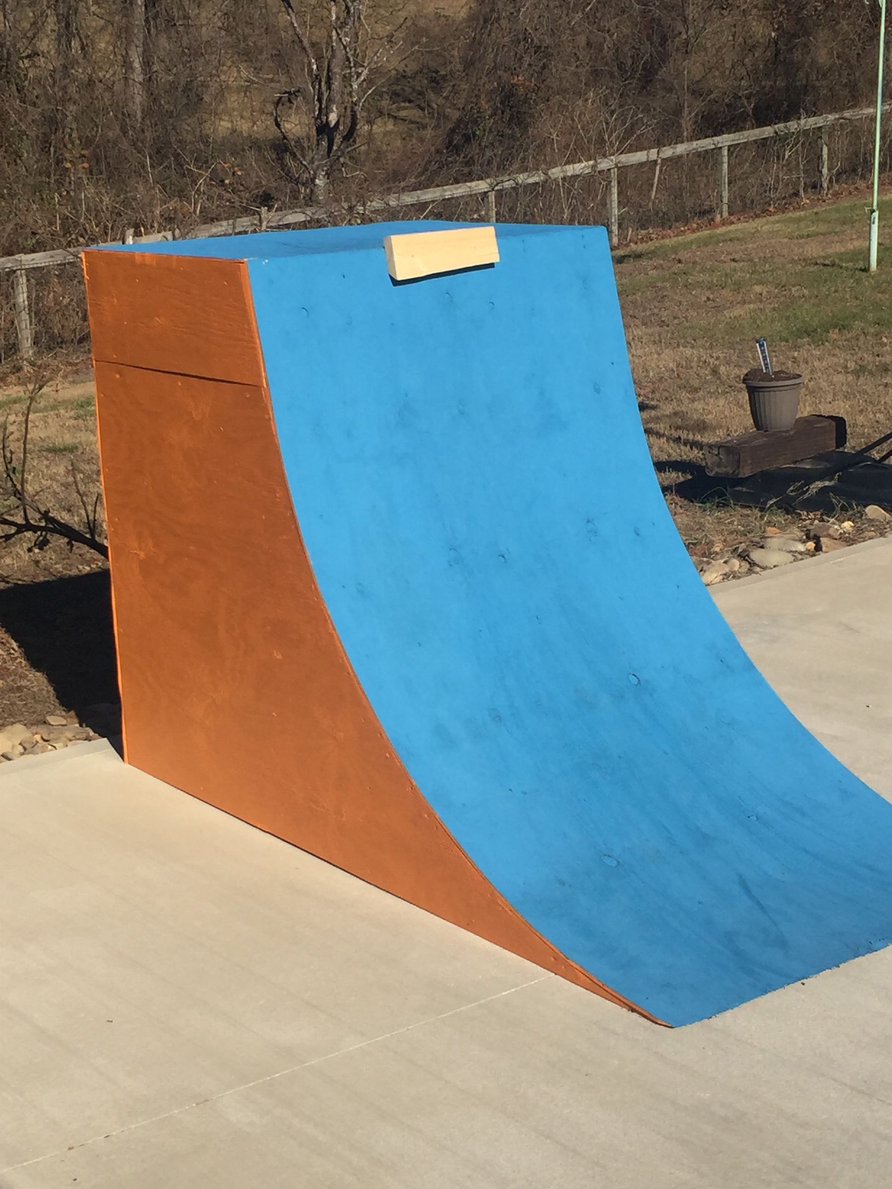 Quarter Pipe/Little Warped Wall : 6 Steps (with Pictures) - Instructables