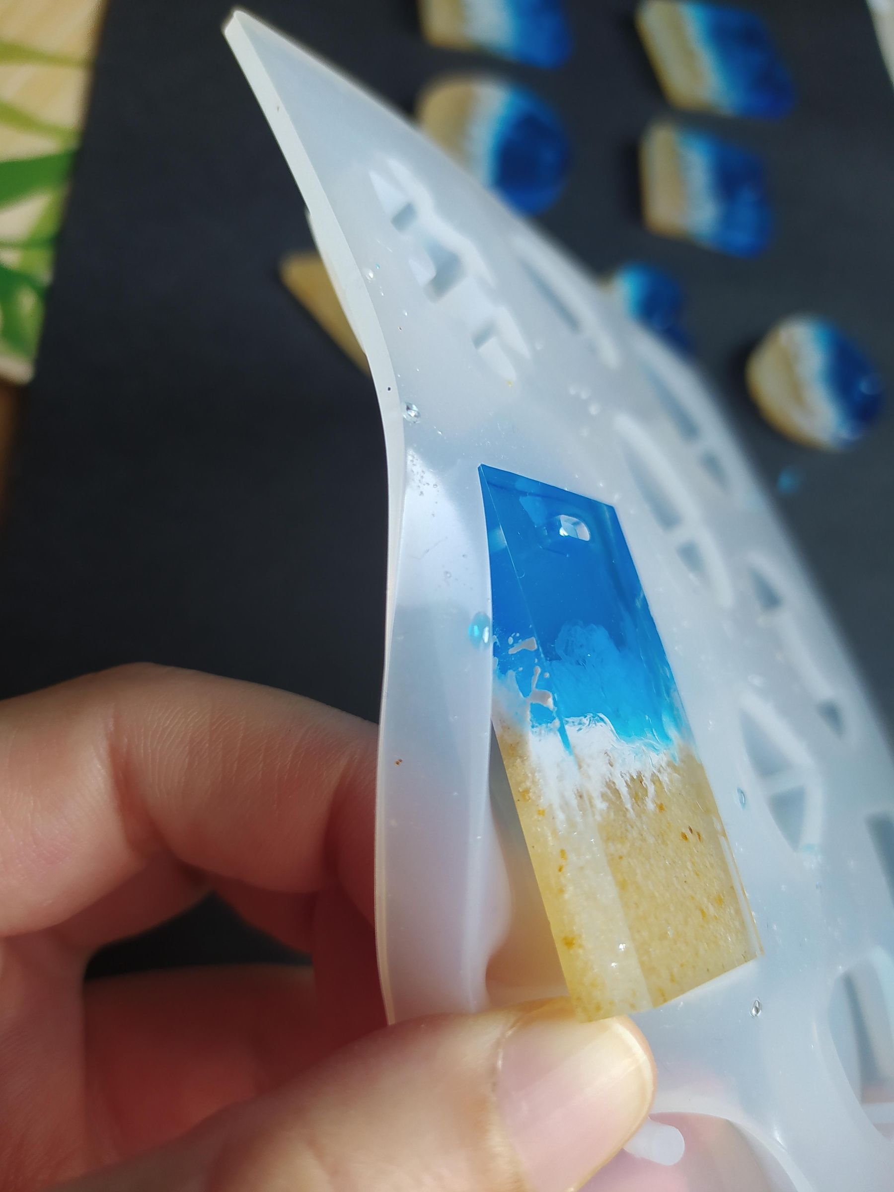 Epoxy Resin Encapsulated Beach : 6 Steps (with Pictures) - Instructables