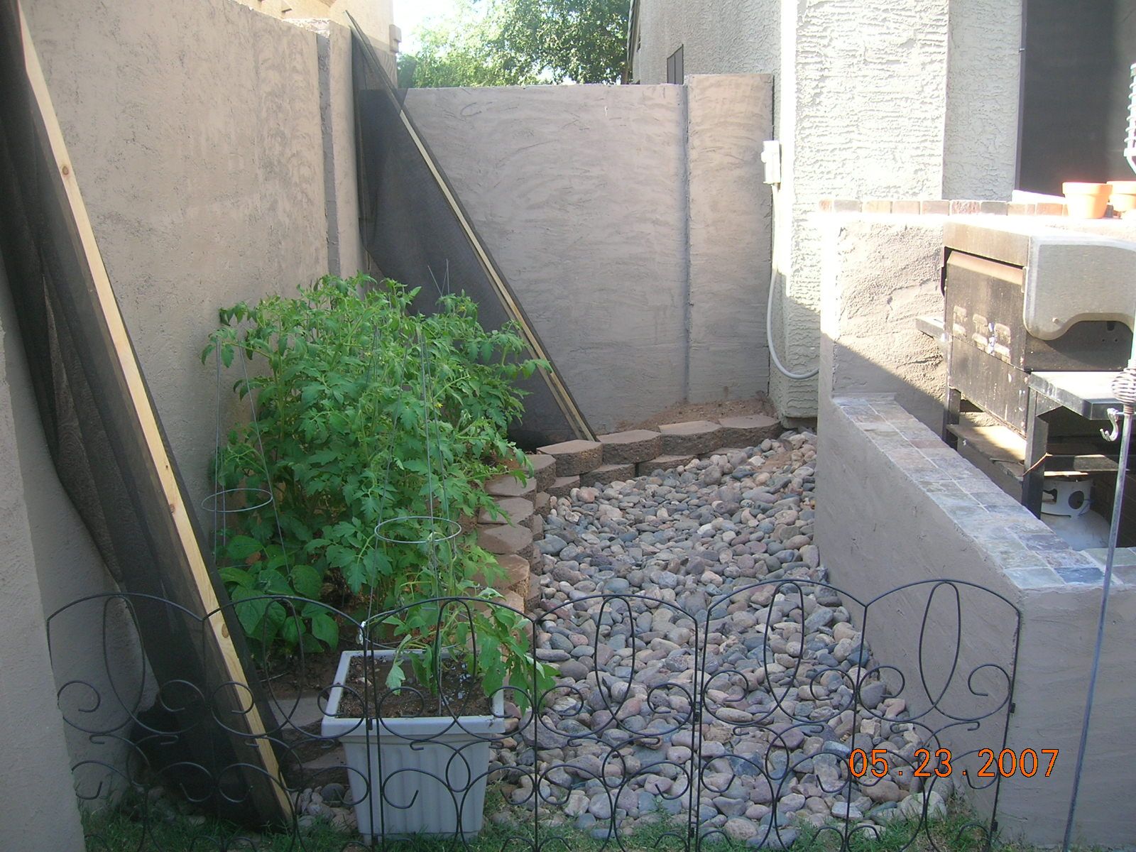 Building a Raised Garden: the Mator Patch : 10 Steps - Instructables