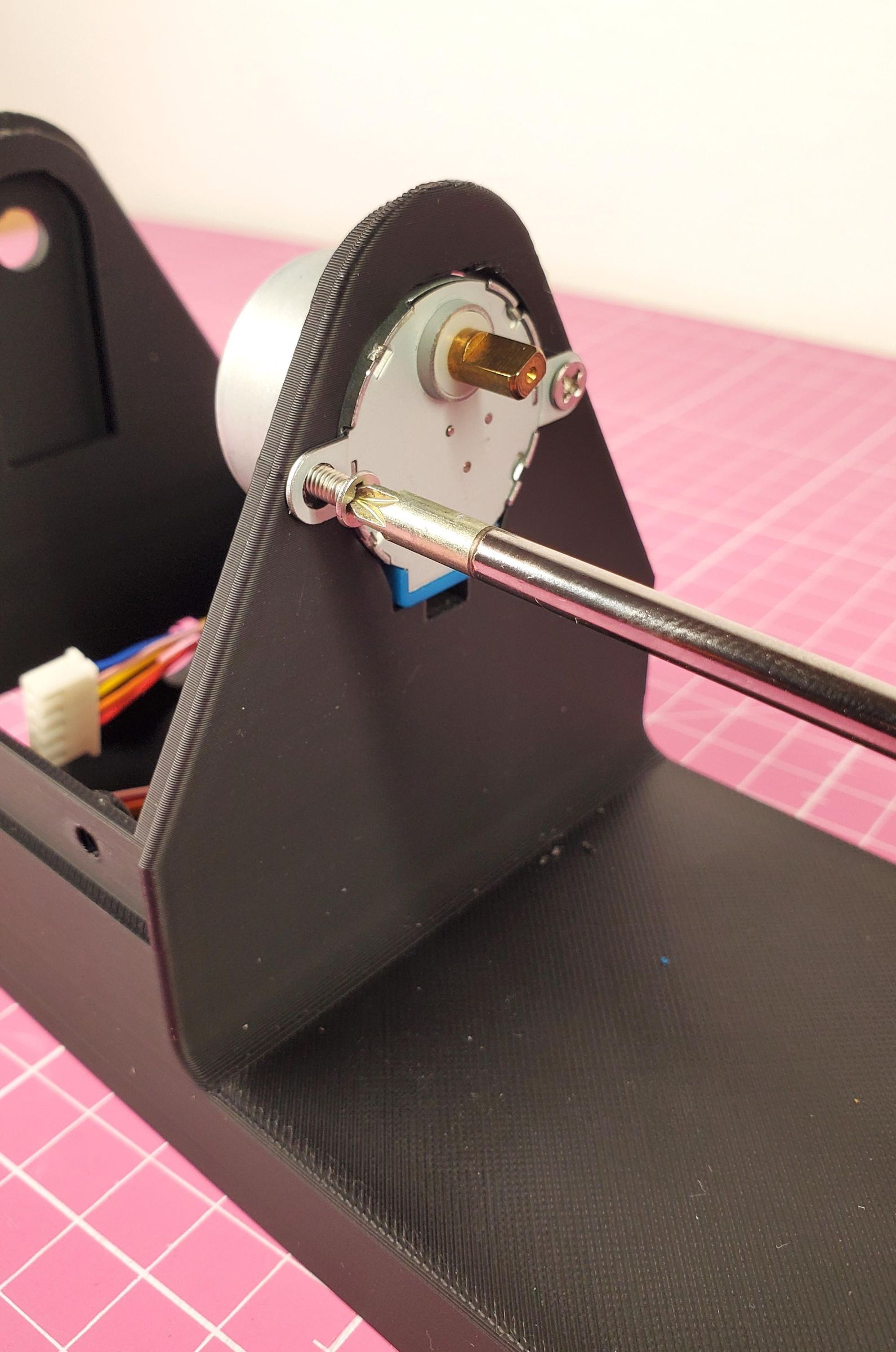 3D Printed Fishing Lure Rotating Drying Station : 13 Steps (with ...