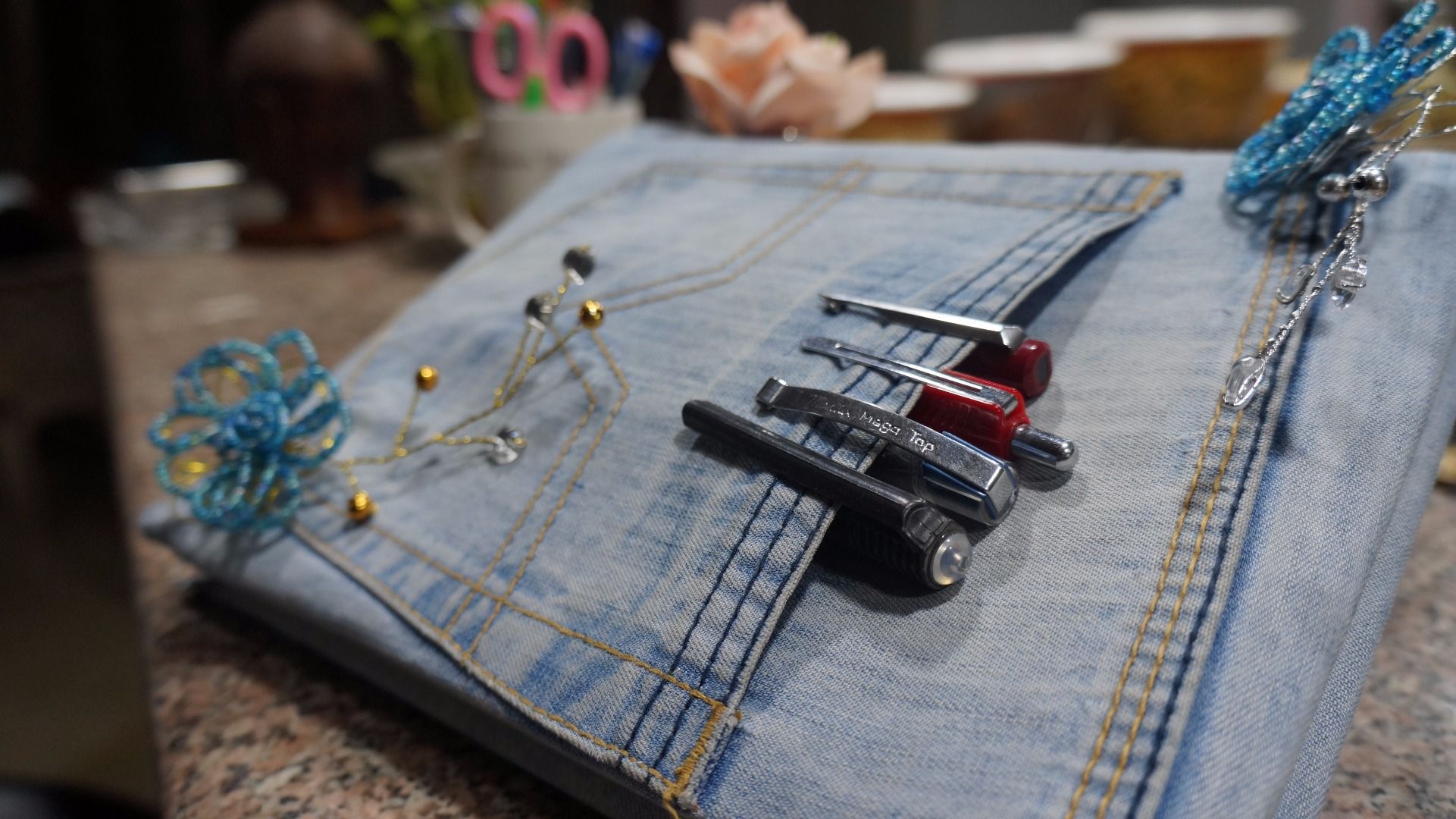 Diary Cover From Old Denim Jeans : 5 Steps (with Pictures) - Instructables