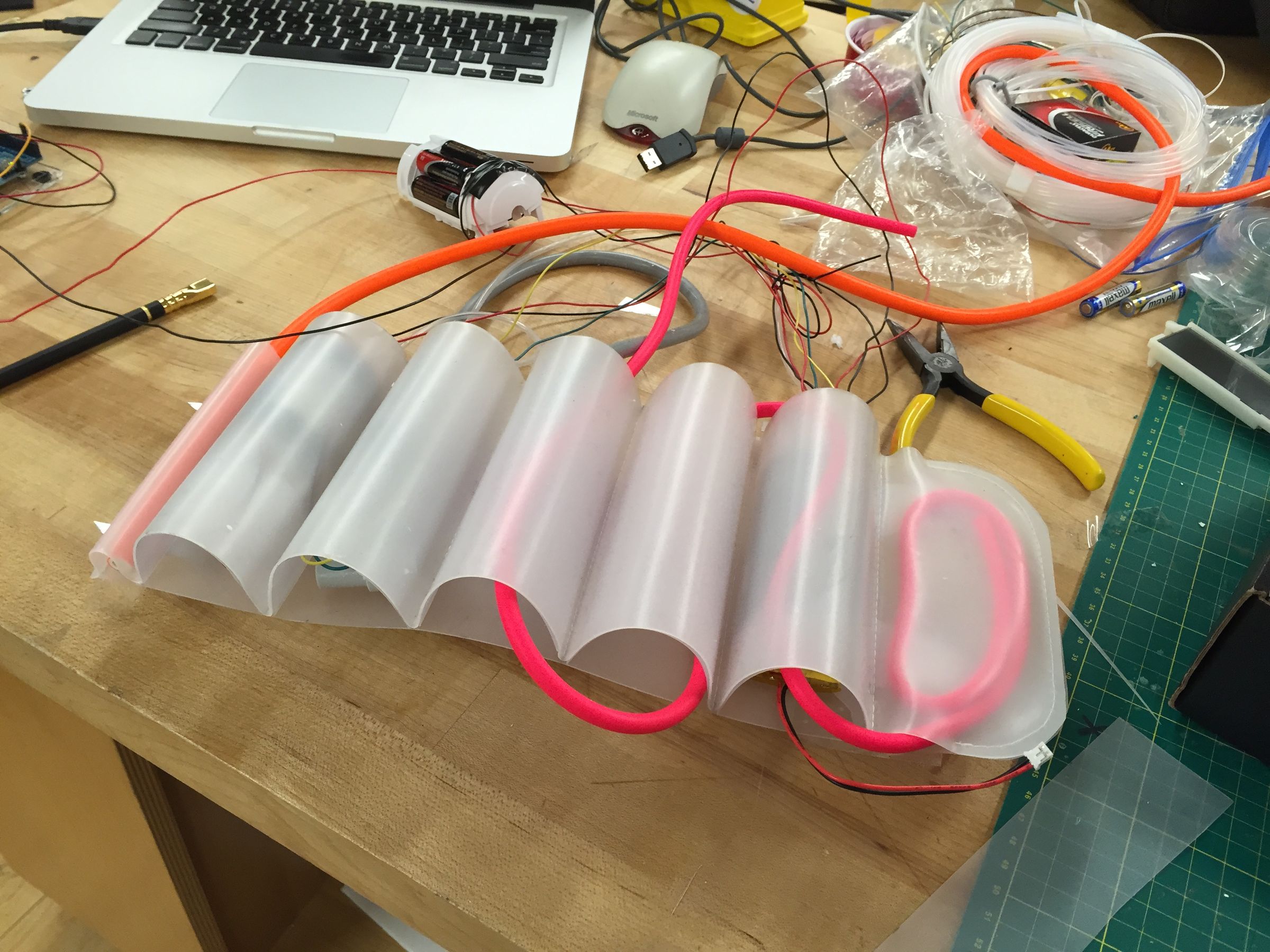 Inch Worm Soft Robot : 16 Steps (with Pictures) - Instructables