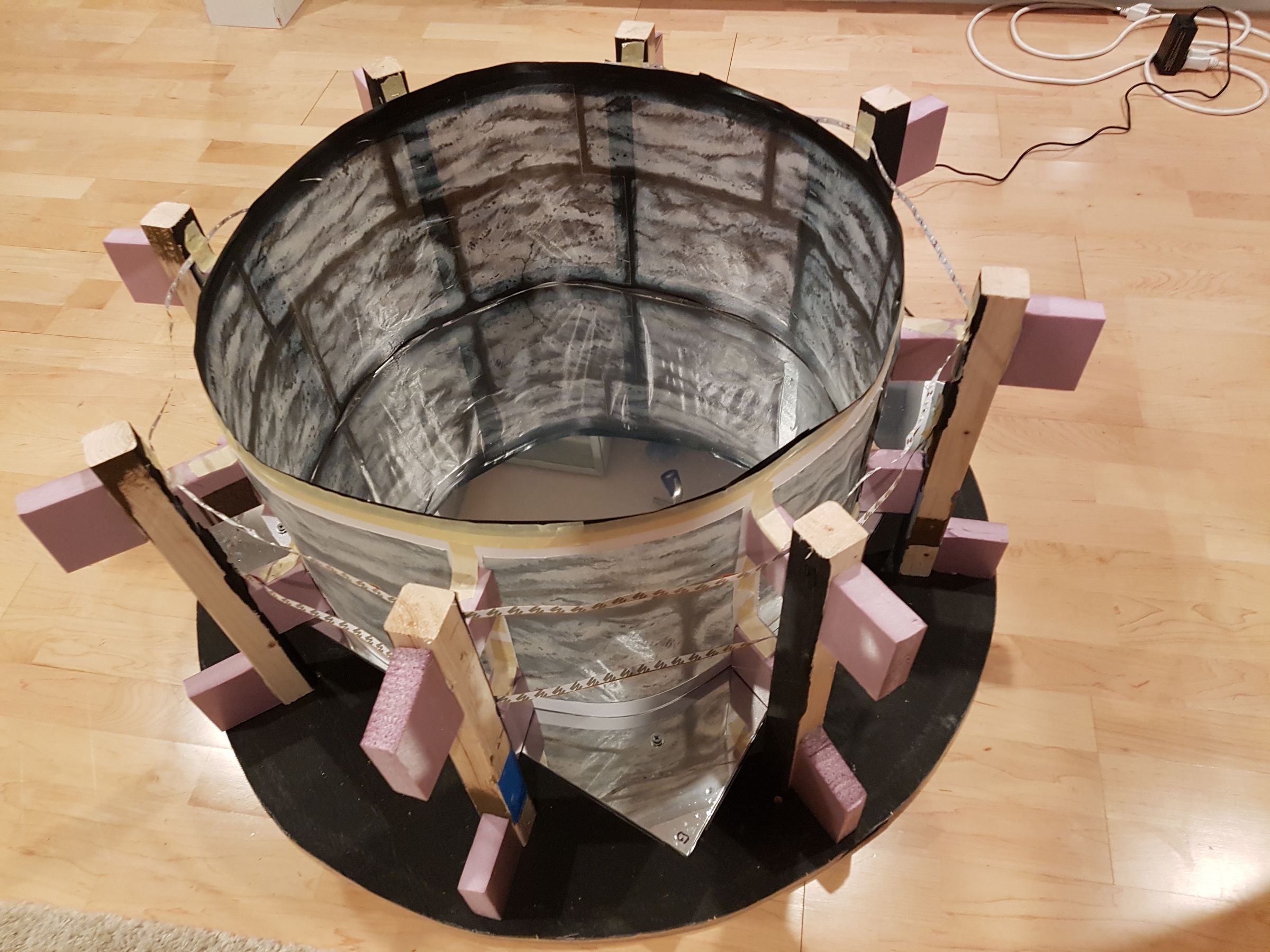 Bottomless Well Decoration : 7 Steps (with Pictures) - Instructables