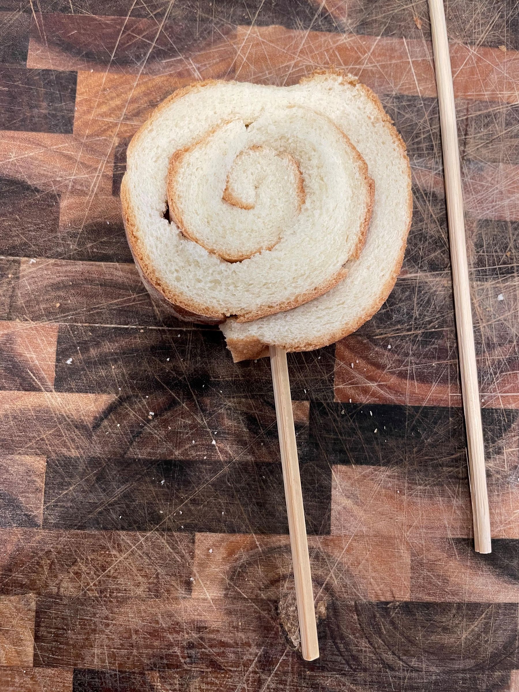 Cinnamon Roll Lollipop : 6 Steps (with Pictures) - Instructables