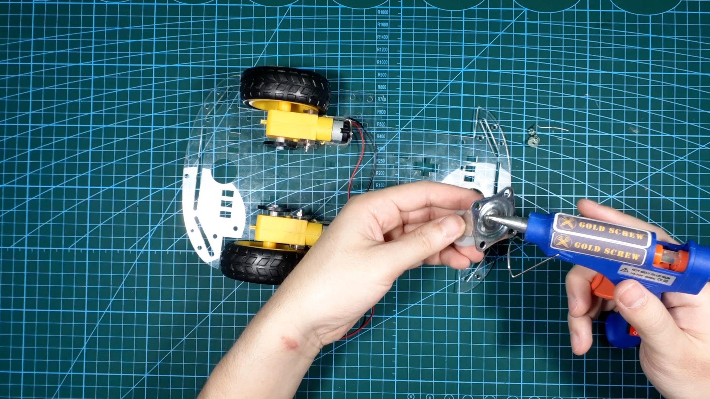 Arduino Obstacle Avoiding Robot Car 2WD With AA Battery : 4 Steps ...