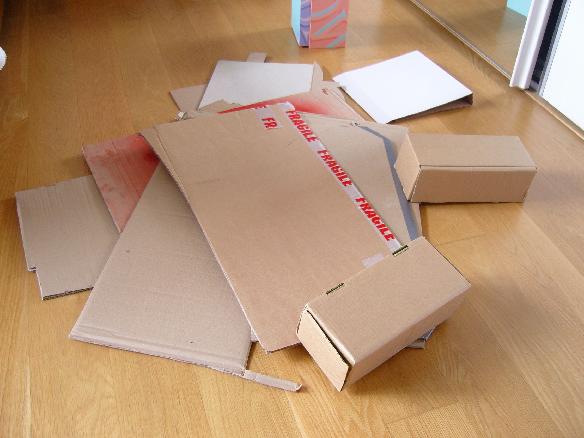 How to Make a Cardboard Laptop Stand : 5 Steps (with Pictures ...