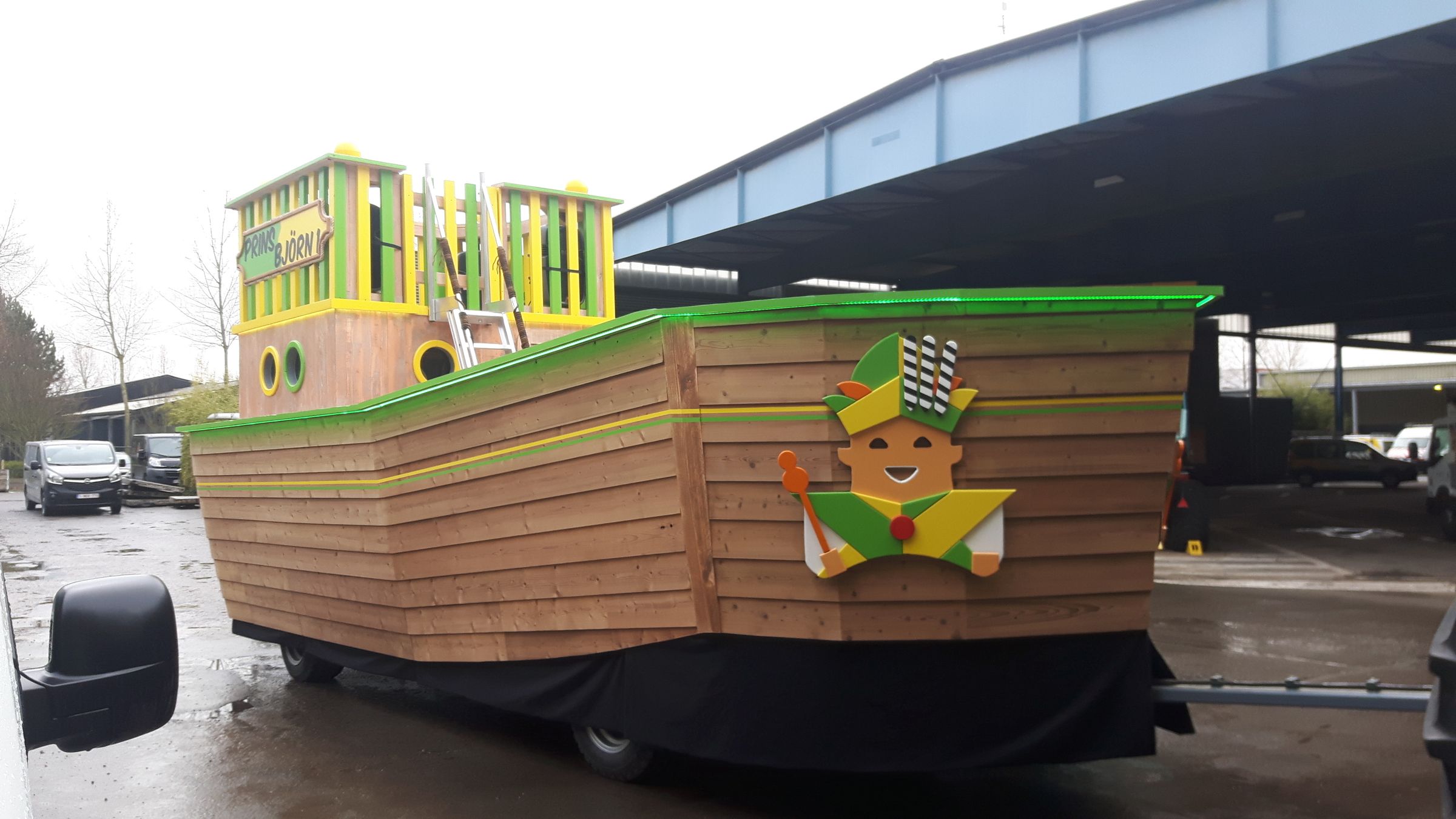 Reclaimed Wooden Boat Parade Car : 8 Steps (with Pictures) - Instructables