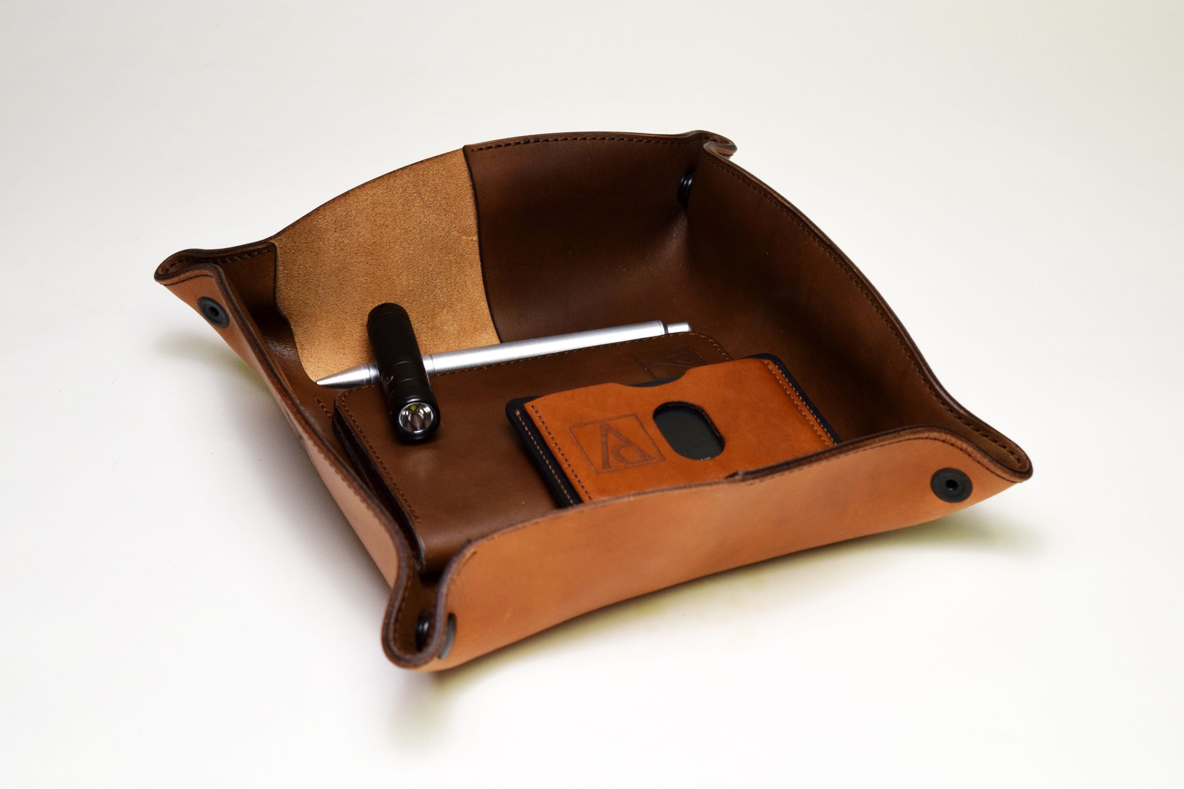 Leather Valet Tray/Pouch : 7 Steps (with Pictures) - Instructables