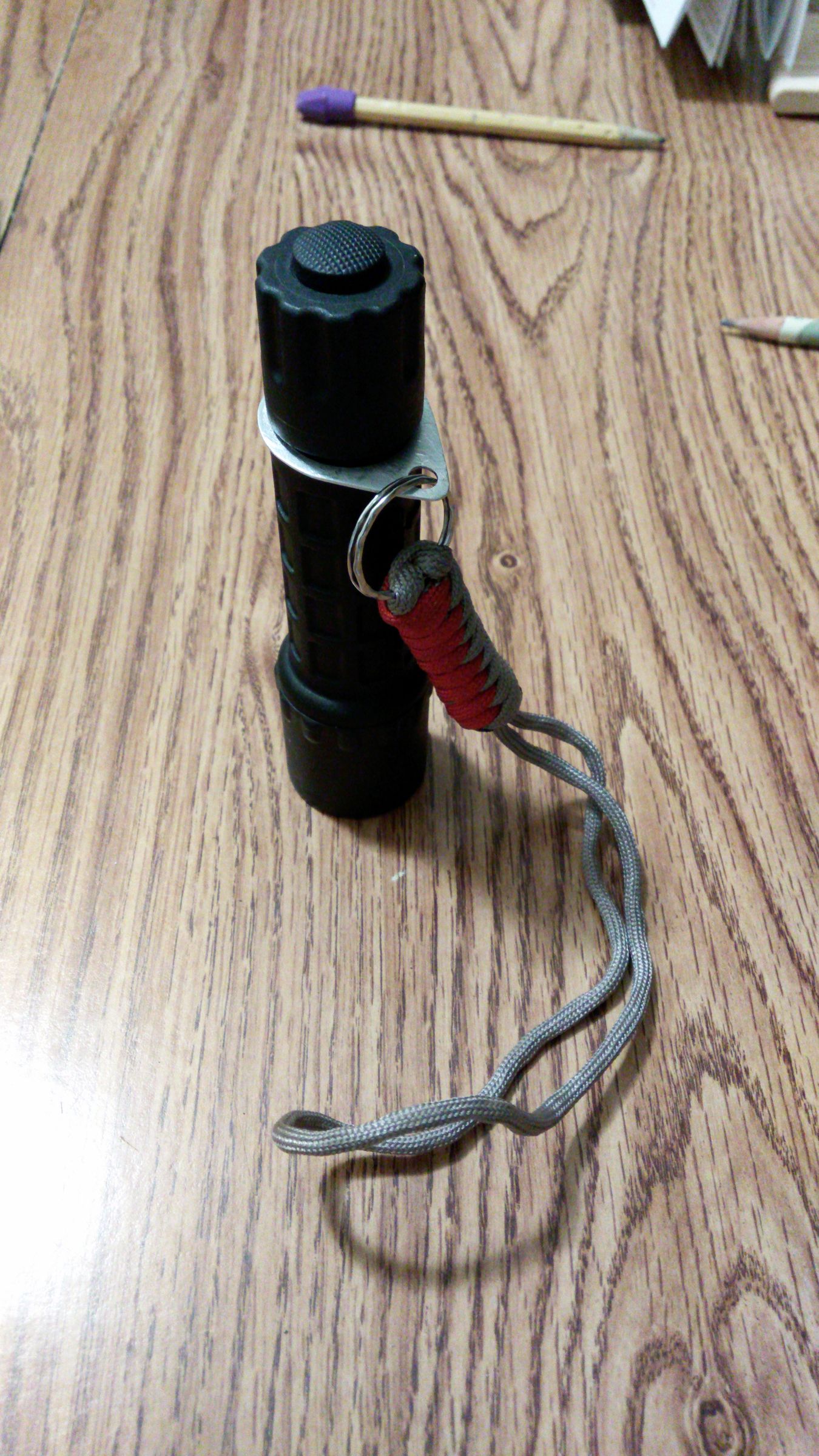 SureFire Flashlight Lanyard : 7 Steps (with Pictures) - Instructables