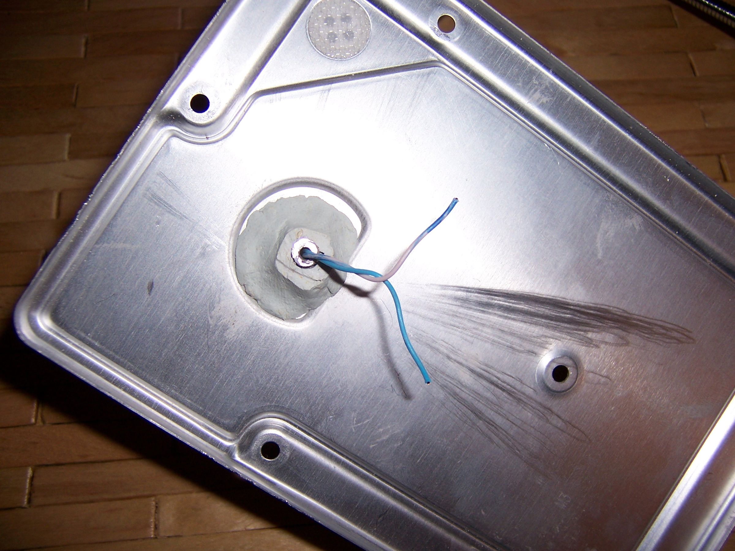 LED Hardrive Desk Lamp : 5 Steps - Instructables