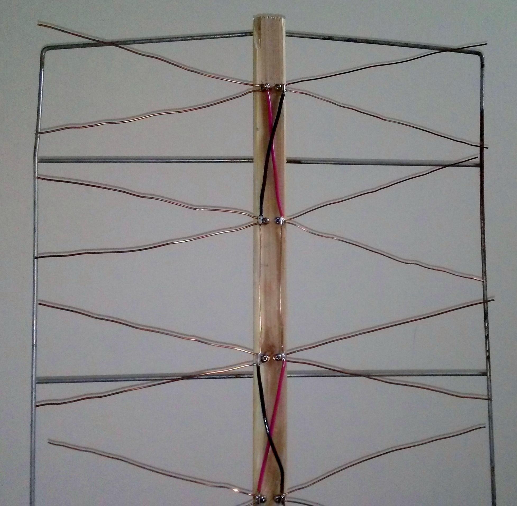 Eight Bay Bowtie Antenna Array : 7 Steps - Instructables
