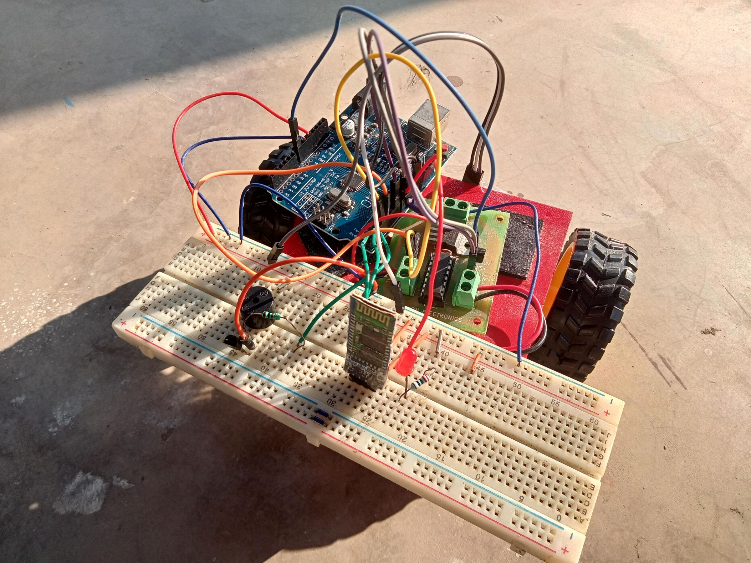 Make Your Own Sumobots ( and Battle ! ) : 9 Steps - Instructables