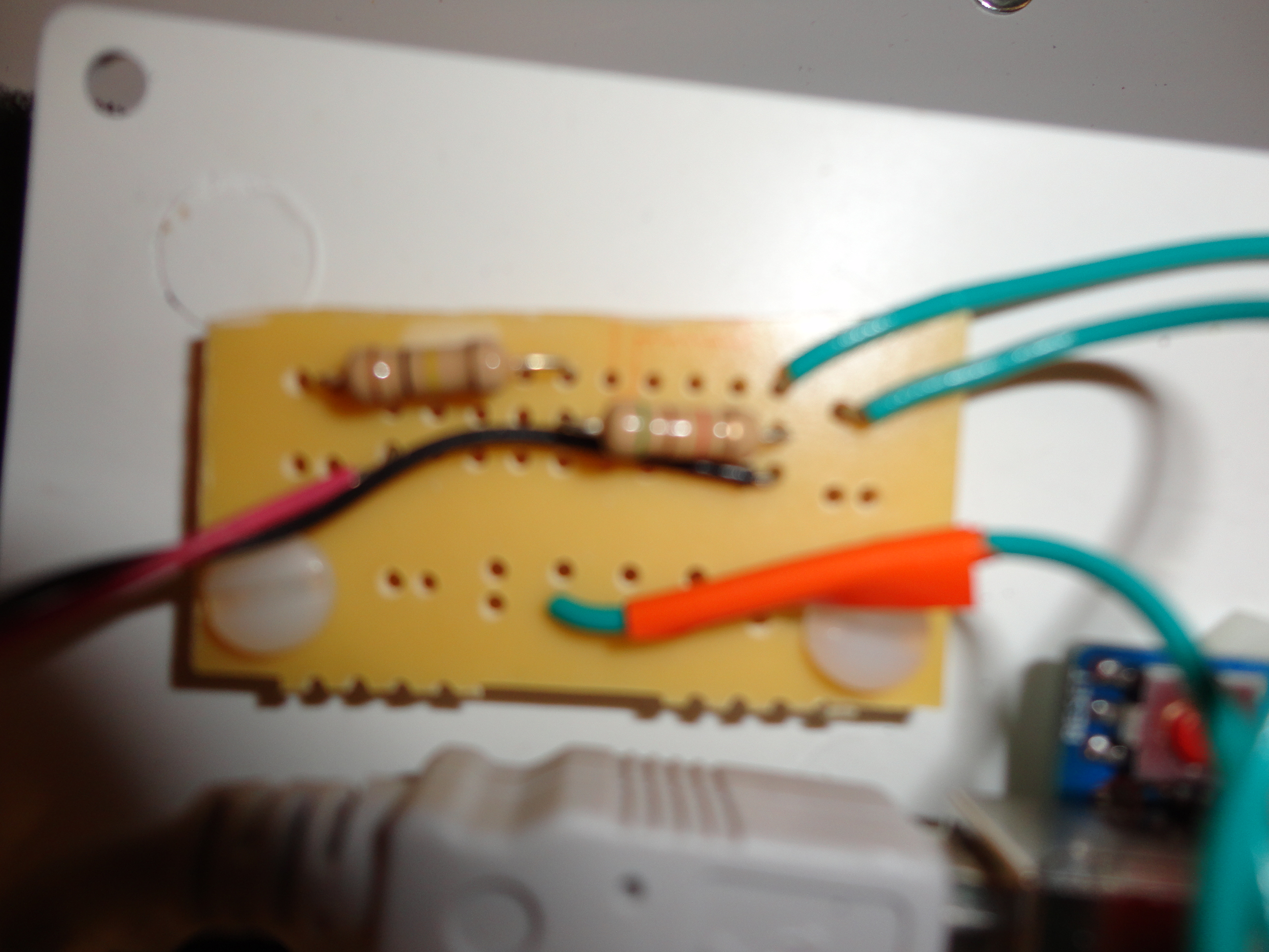 Safety Stoplight: the Easy, Arduino-powered, Voltage Warning Light : 3 ...