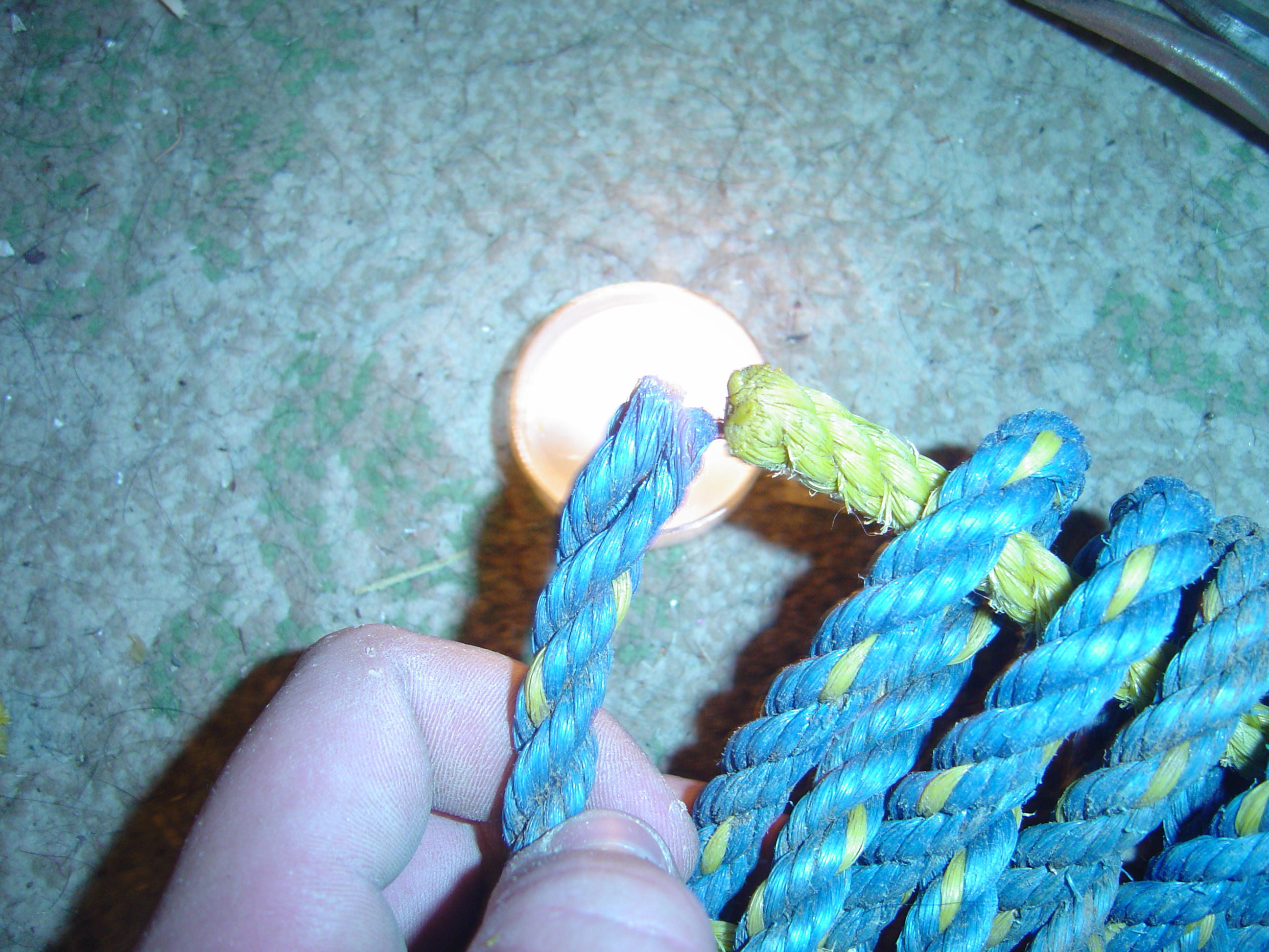 How to Make a Doormat Out of Recycled ROPE! : 9 Steps - Instructables