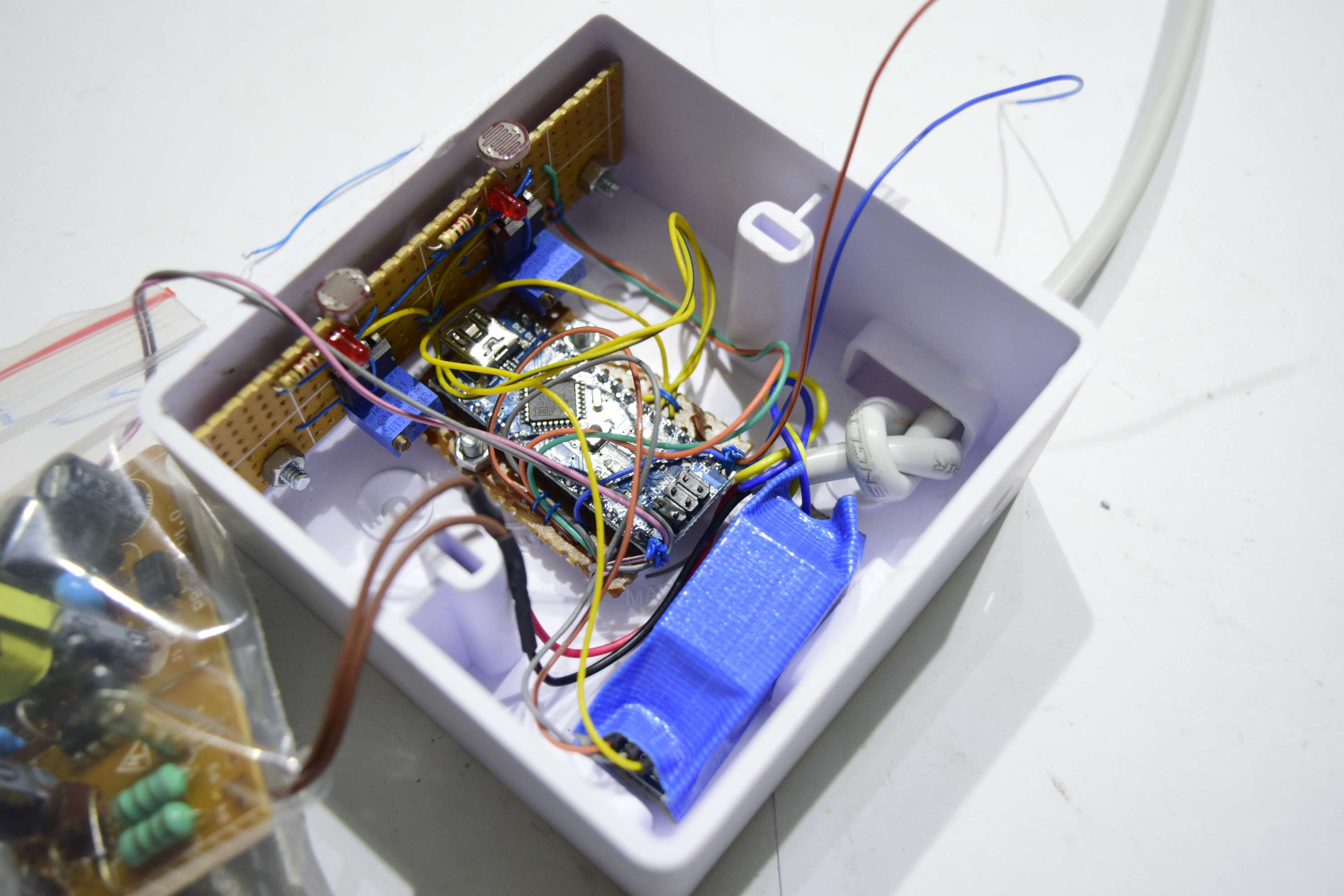 Automatic Light Controller : 9 Steps (with Pictures) - Instructables