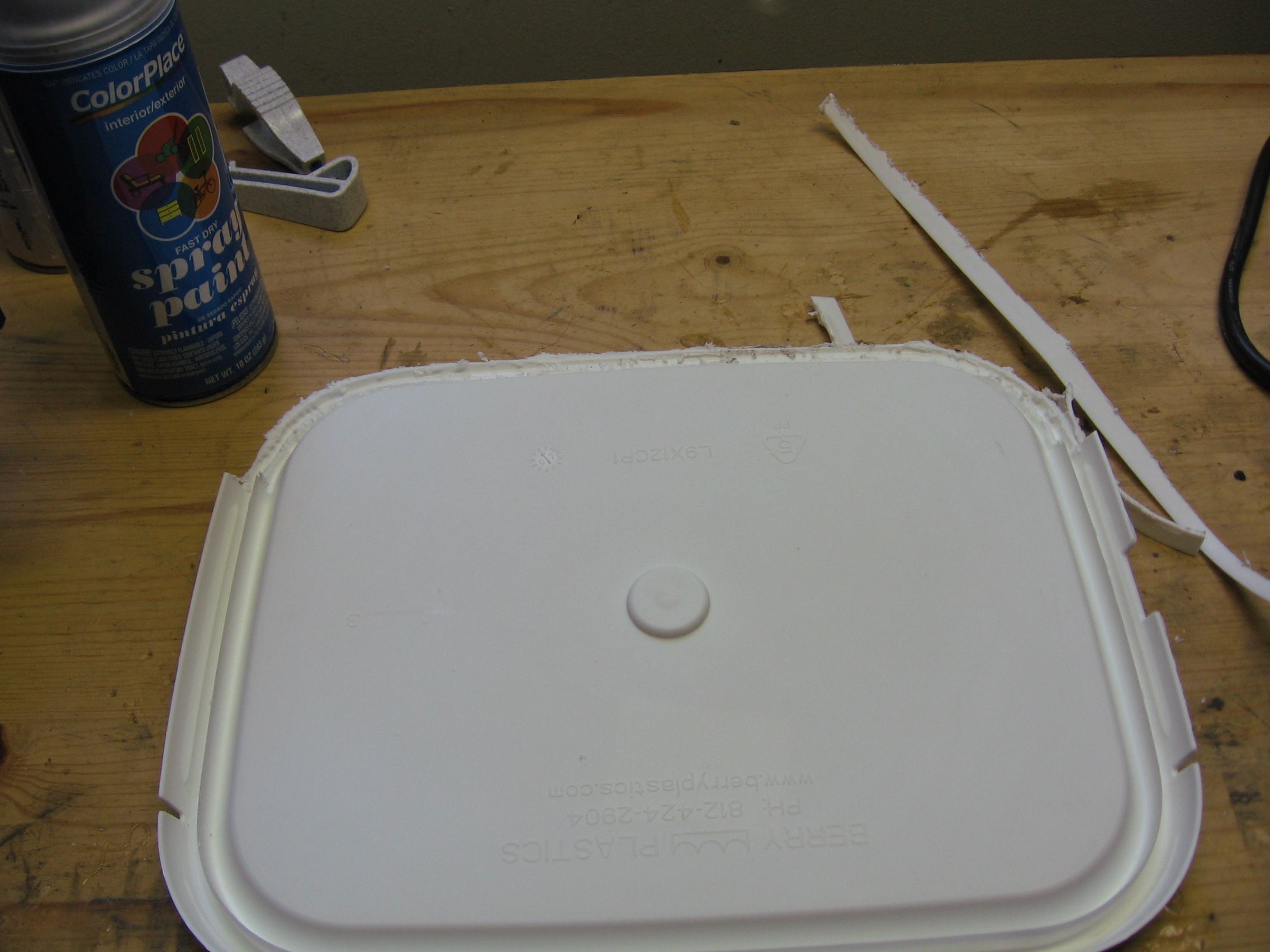 Simple Hinged Lid for a 5 Gallon Bucket : 5 Steps - Instructables