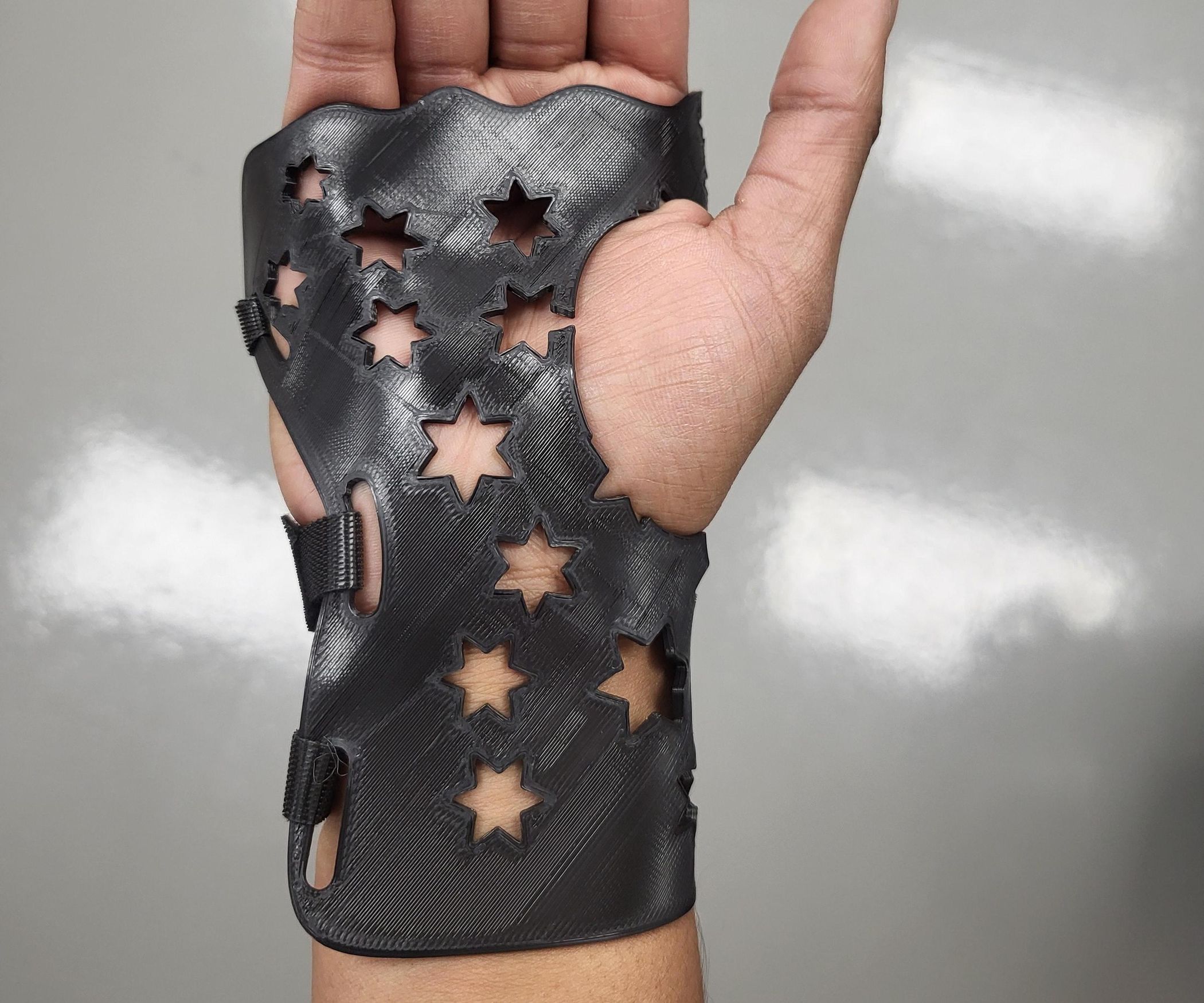 Adjustable Wrist Immobilization Brace Without 3D Scanner : 7 Steps ...