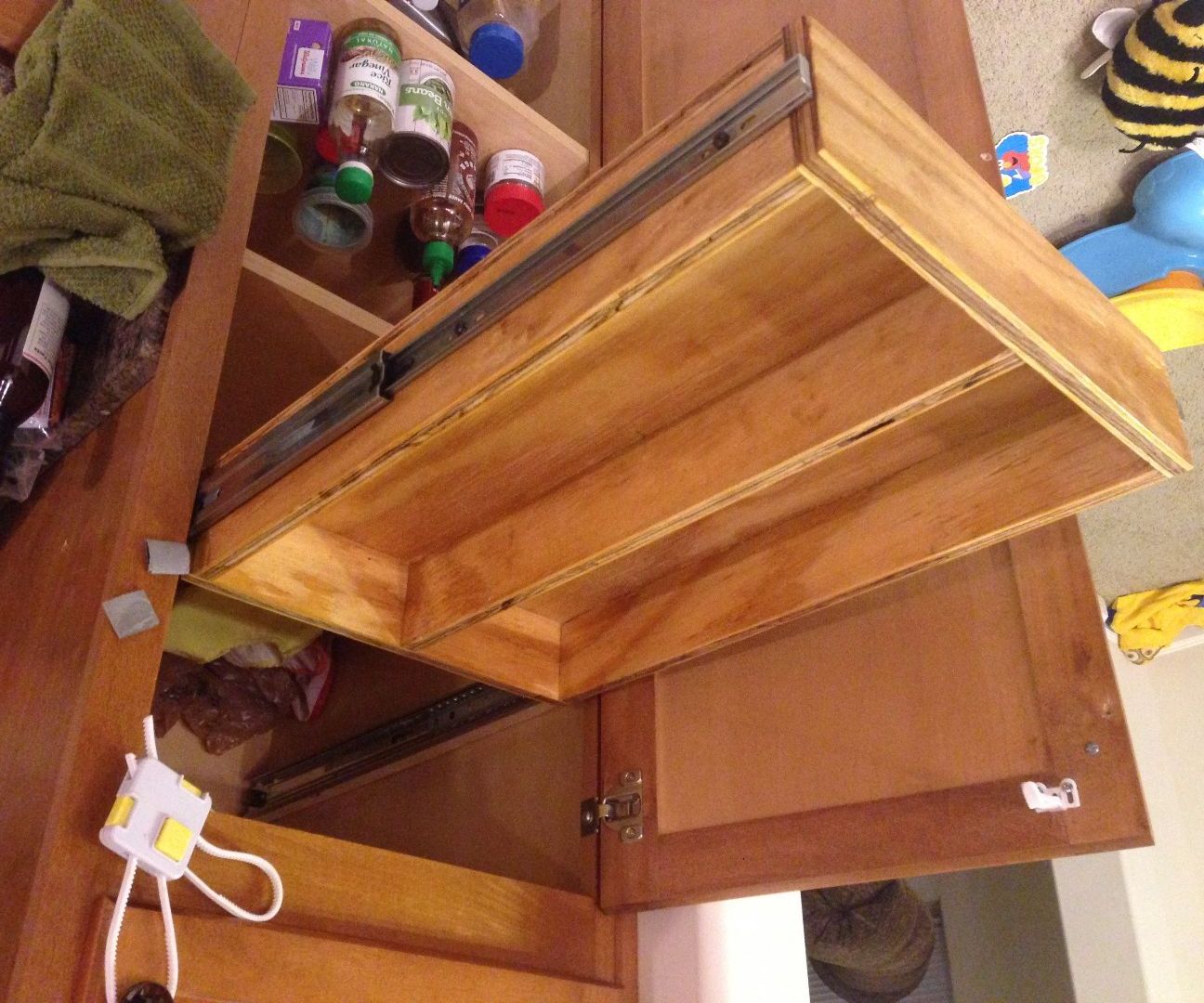 Pull-Out Drawers for Cabinets : 7 Steps (with Pictures) - Instructables