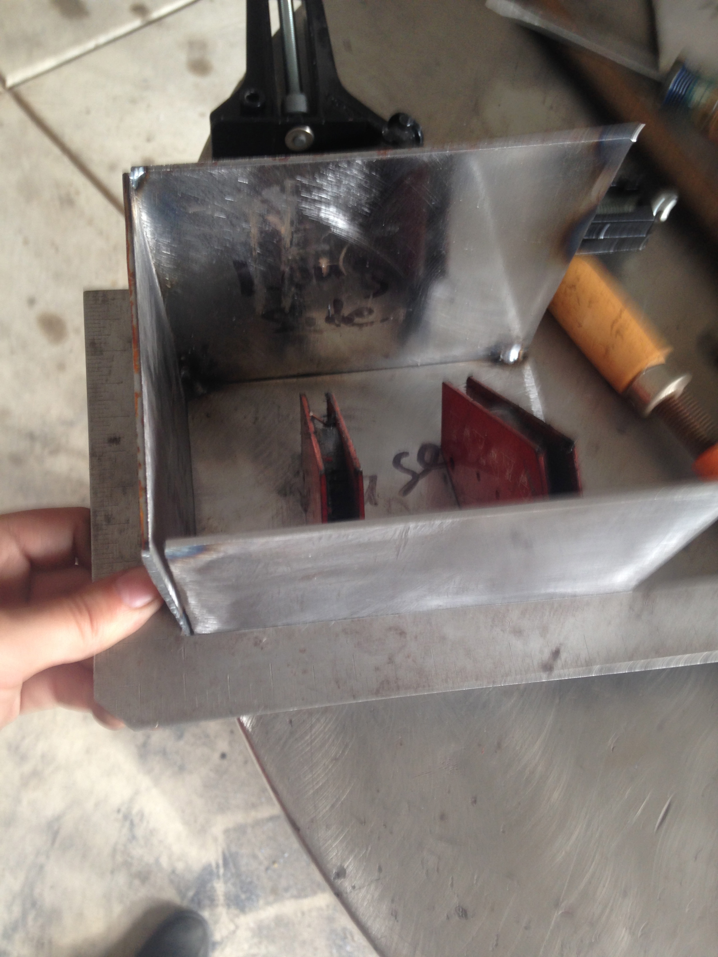 How to MIG Weld a Box : 7 Steps - Instructables