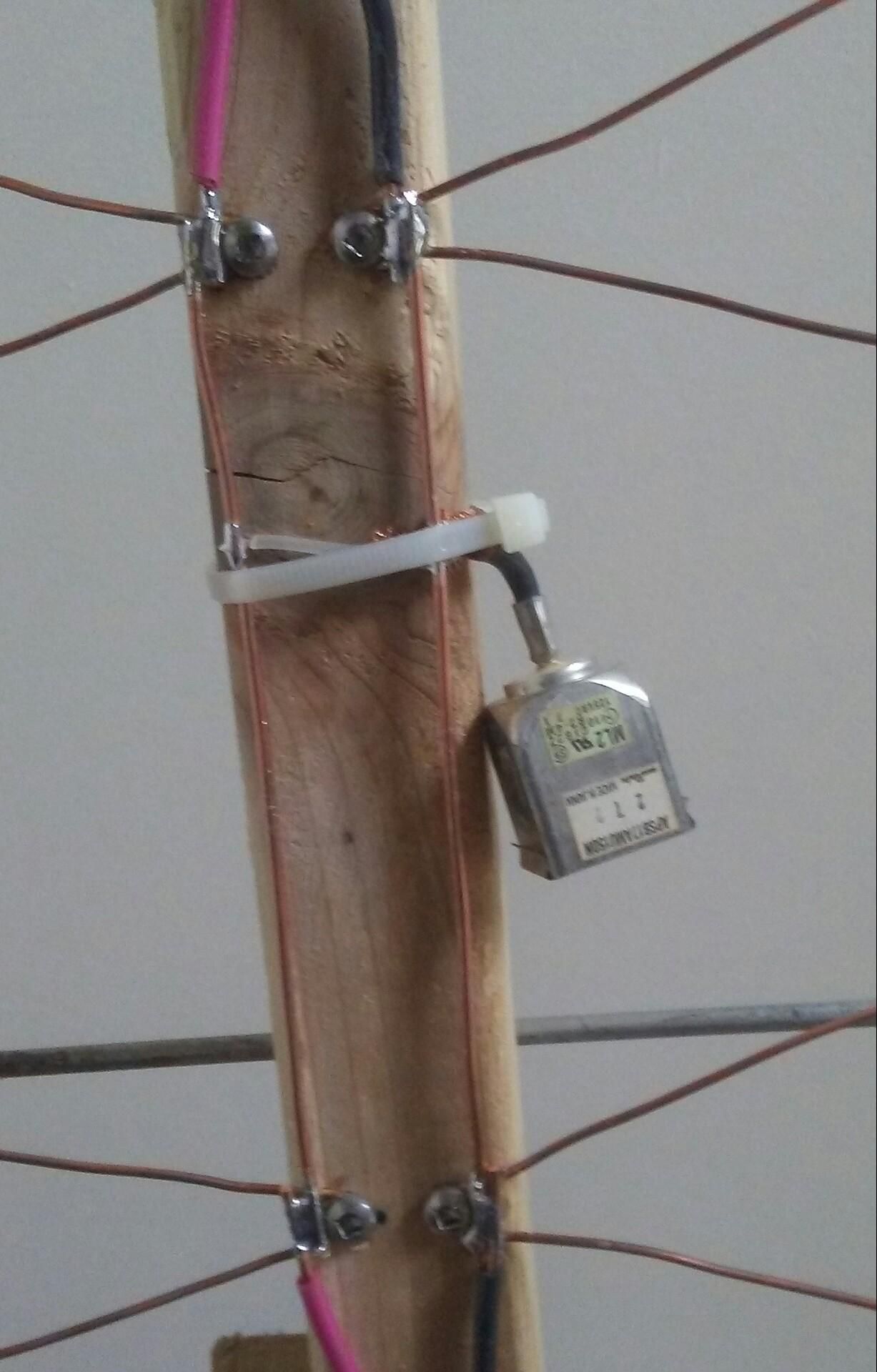 Eight Bay Bowtie Antenna Array : 7 Steps - Instructables