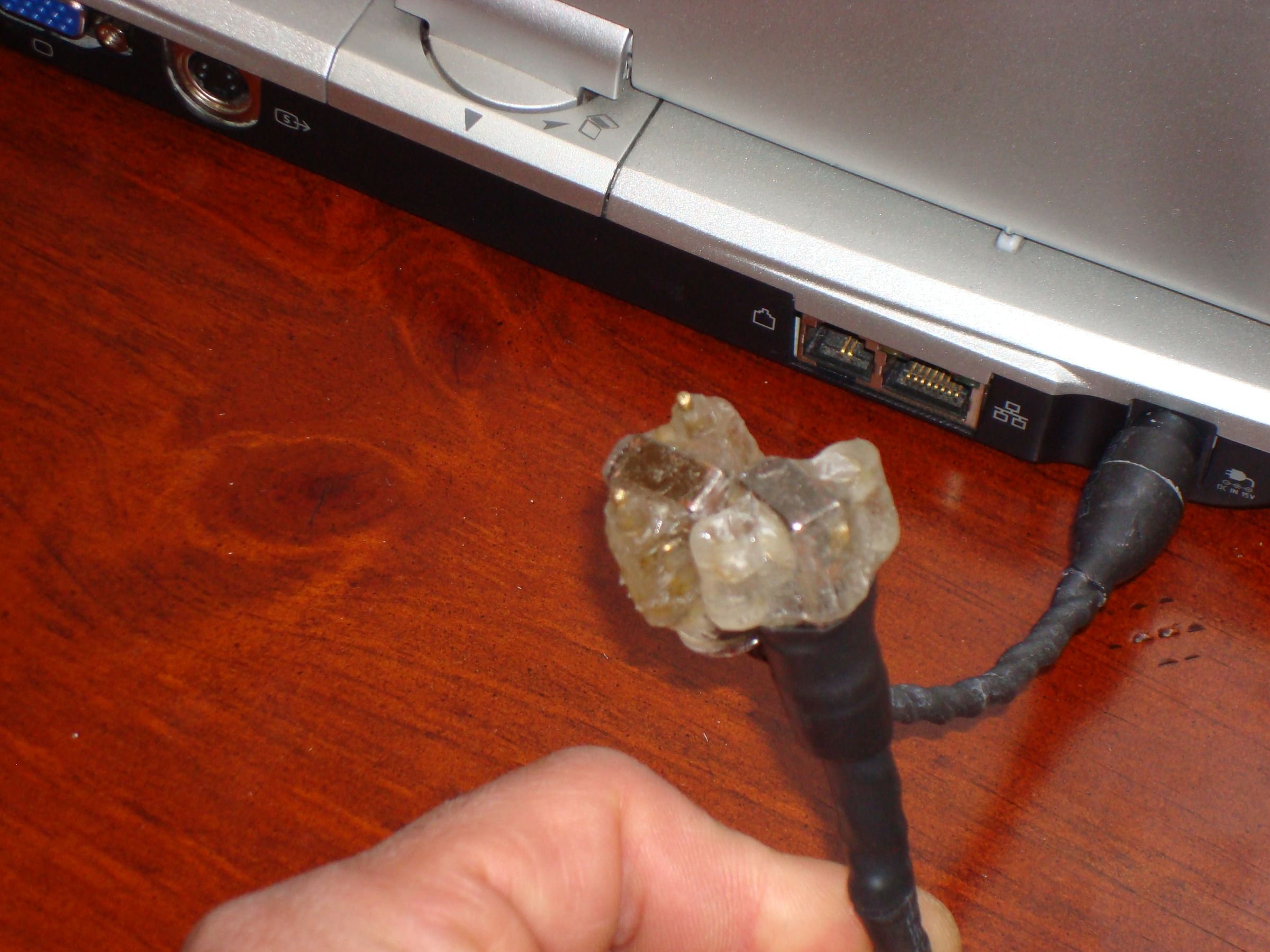 Magnetic Laptop Power Connector : 6 Steps - Instructables
