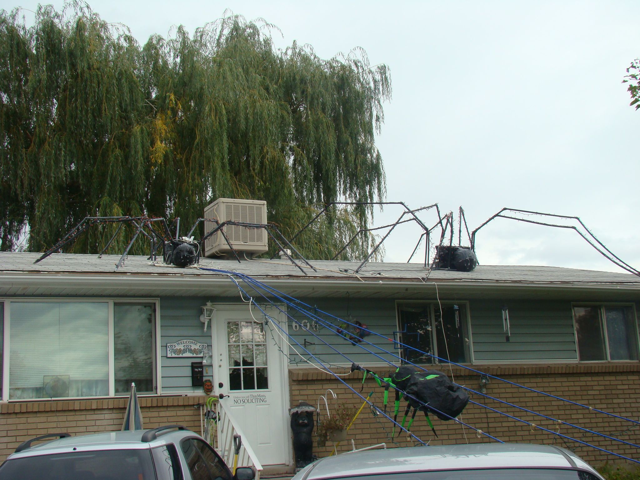 Giant Roof Top Spiders (with Pictures) - Instructables
