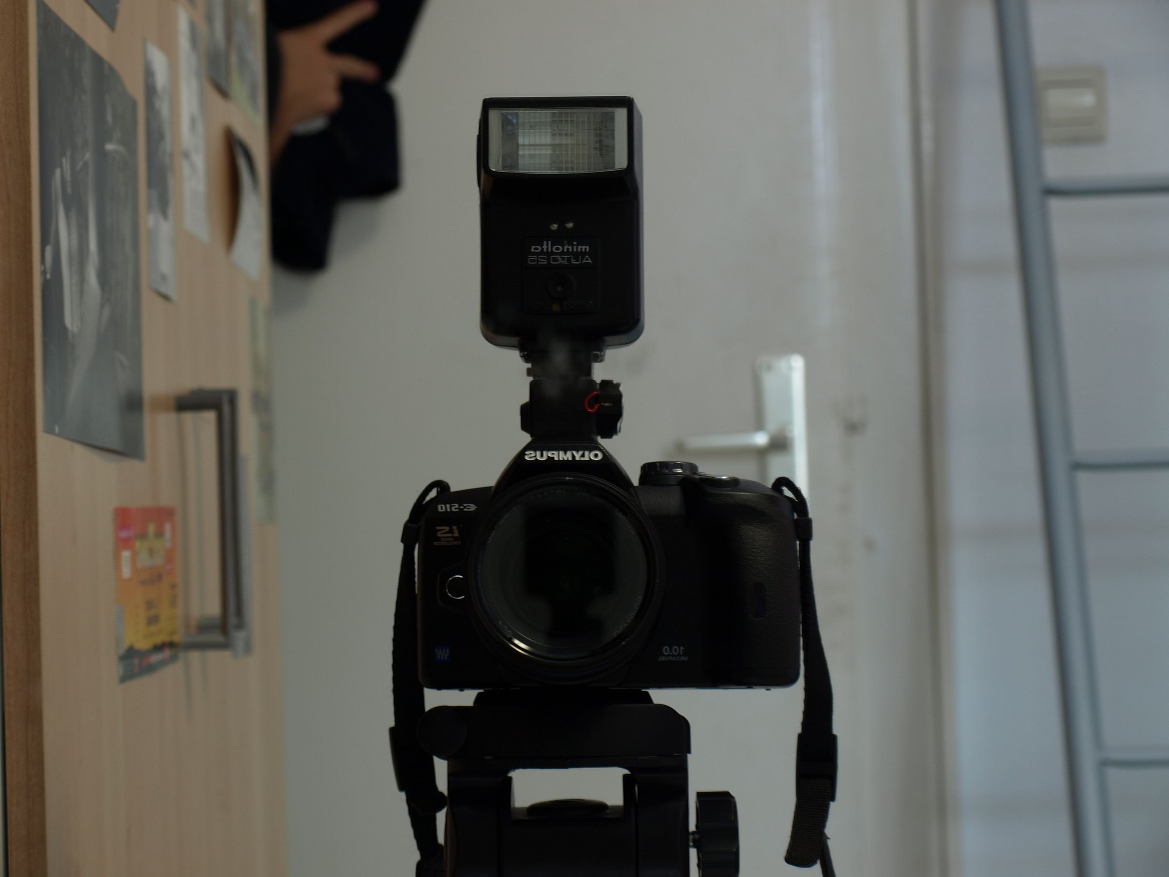 Use Old Flashes on New DSLR Cameras. : 5 Steps - Instructables