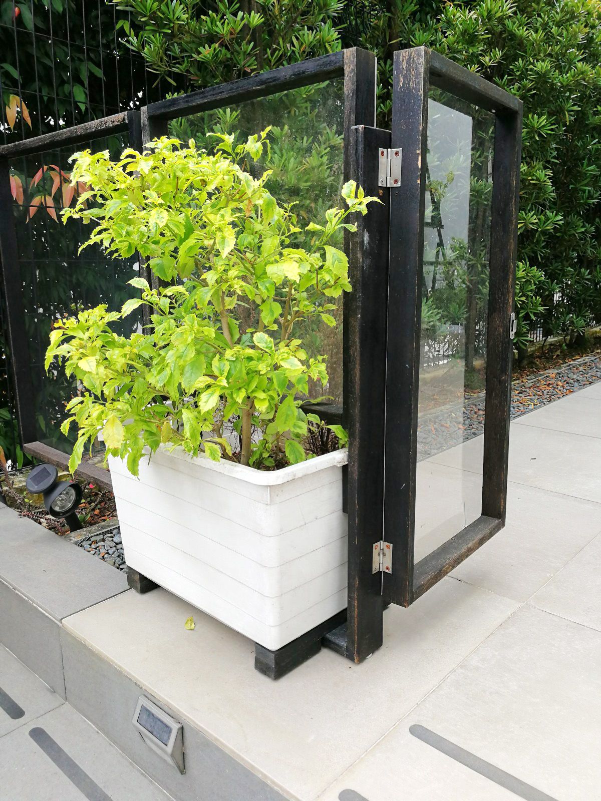 Modular Free-Standing Planter Box Yard Fence / Baby Gate : 12 Steps ...