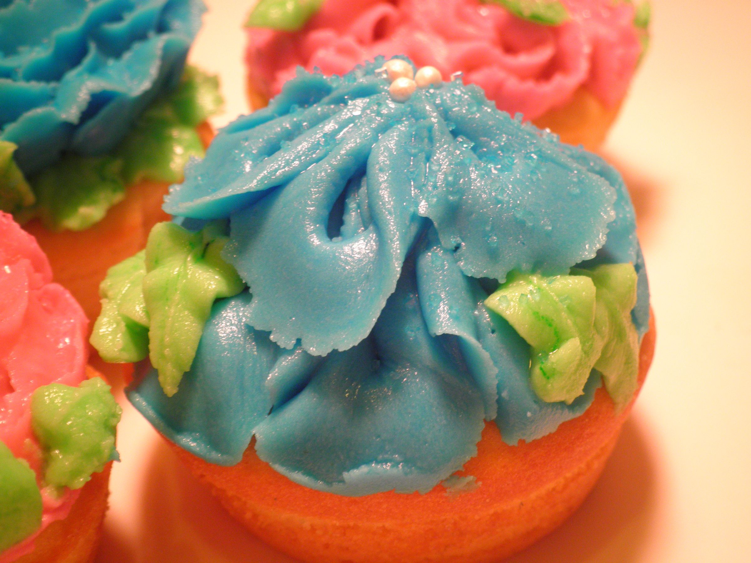 Fancy Flower Cupcakes : 6 Steps (with Pictures) - Instructables