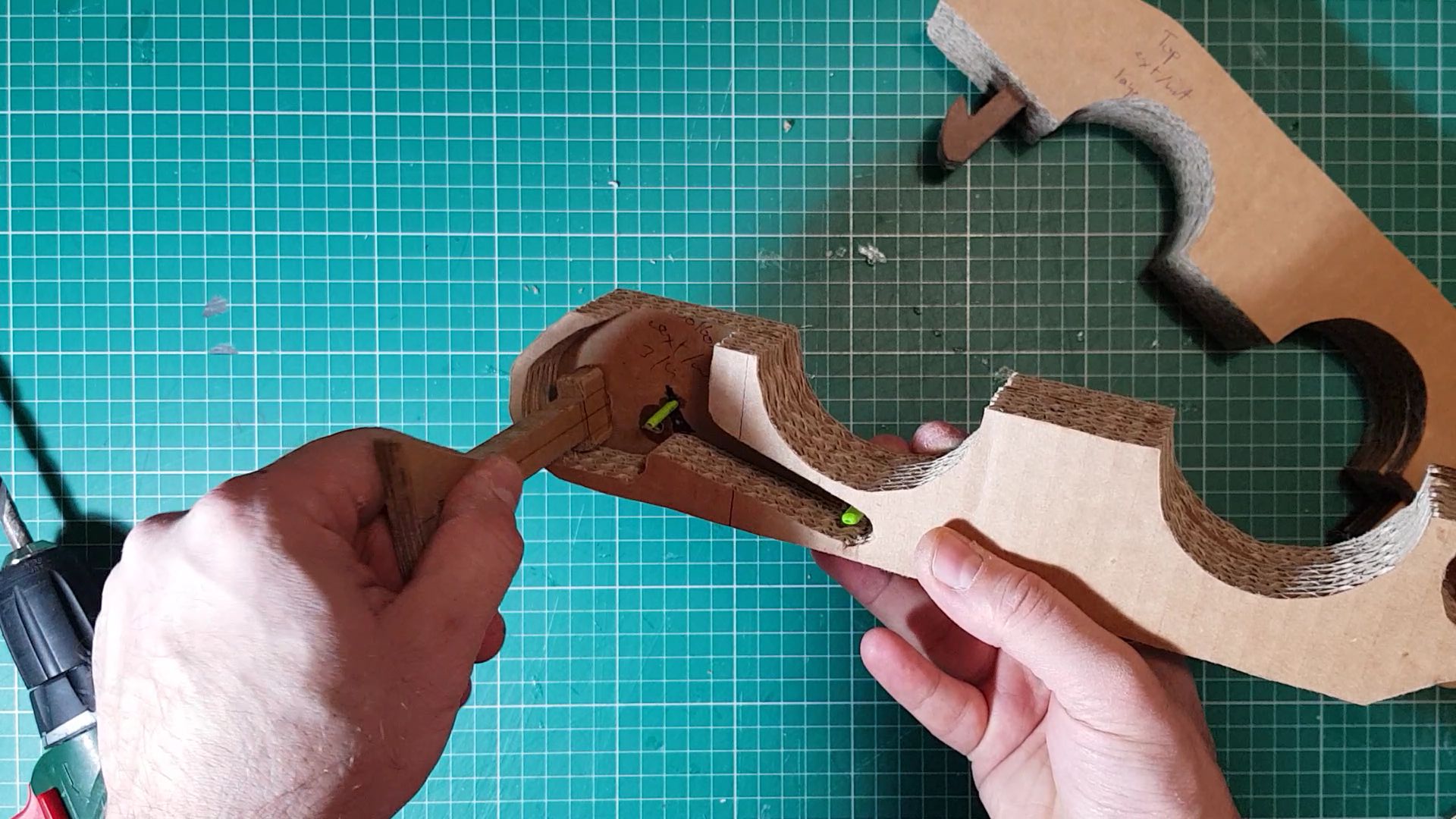 DIY Working Cardboard Handcuffs : 6 Steps (with Pictures) - Instructables