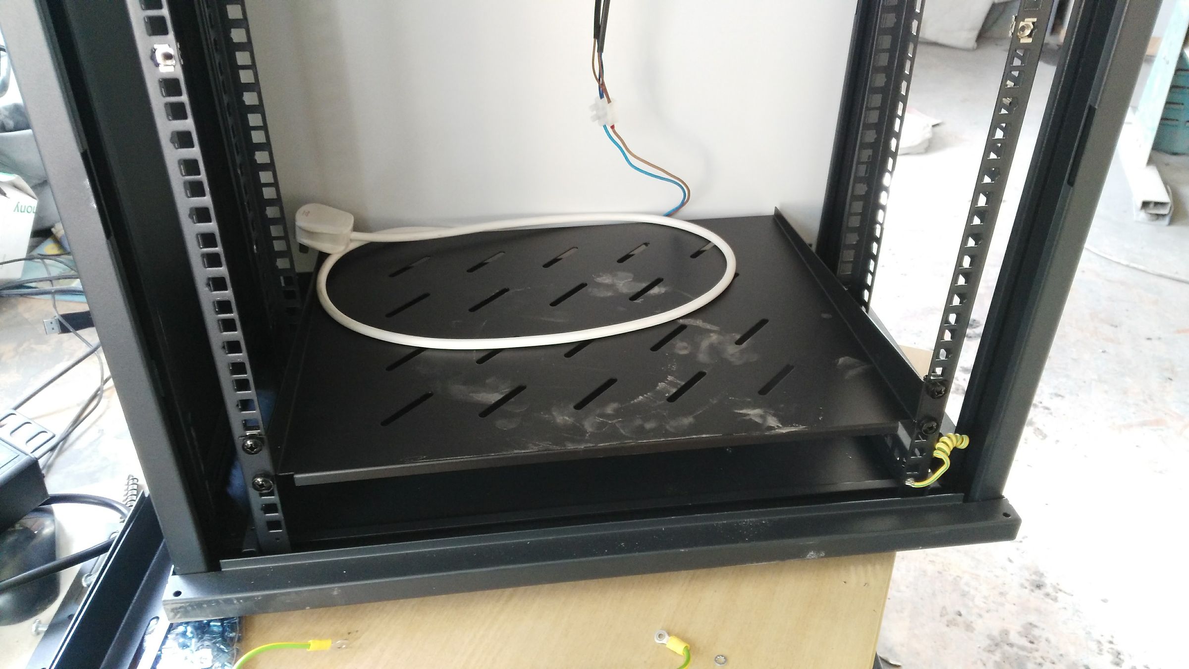 Dust-proof Enclosure for PC : 4 Steps (with Pictures) - Instructables