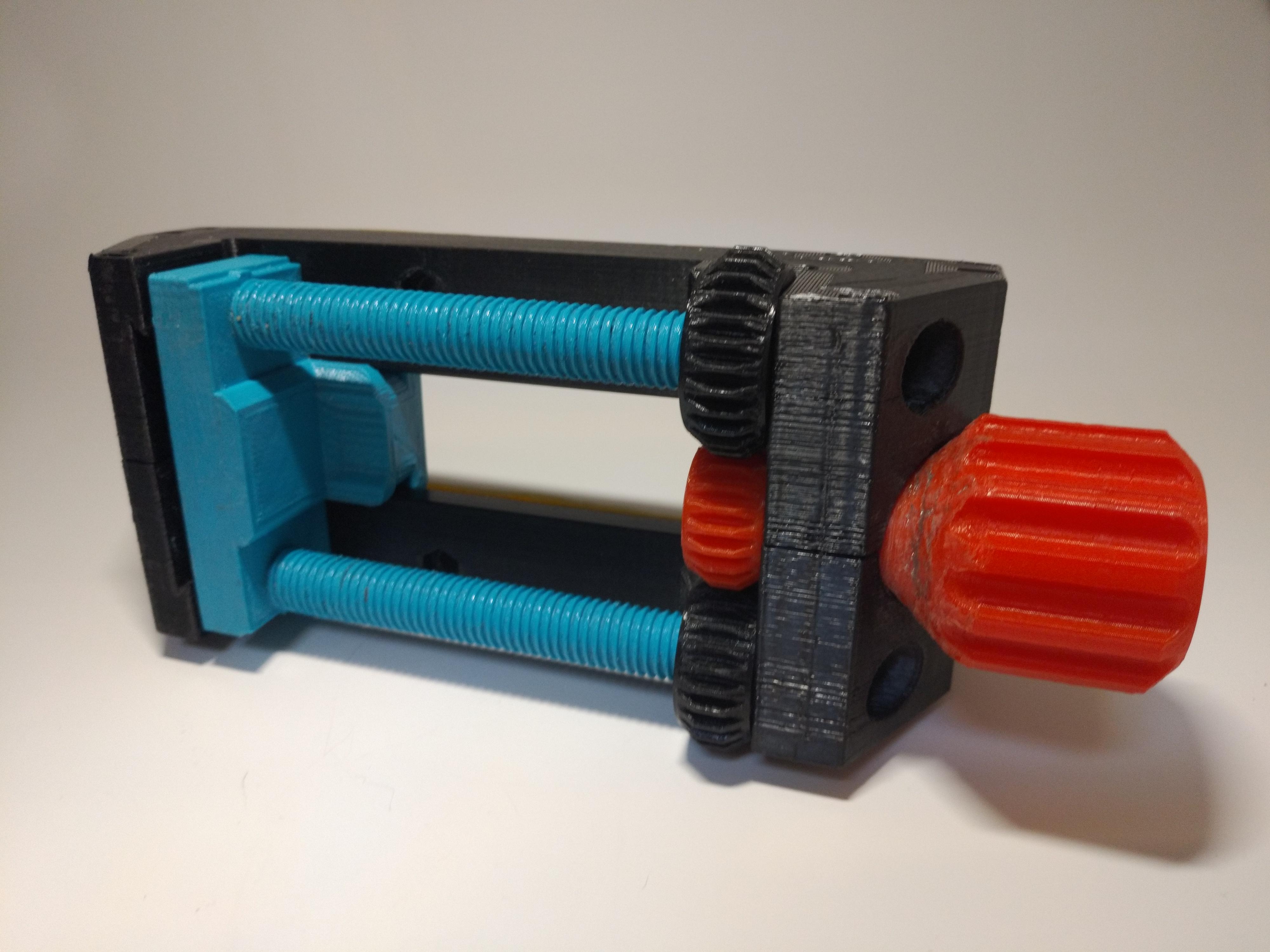 DIY Easy Bench Vise : 12 Steps - Instructables