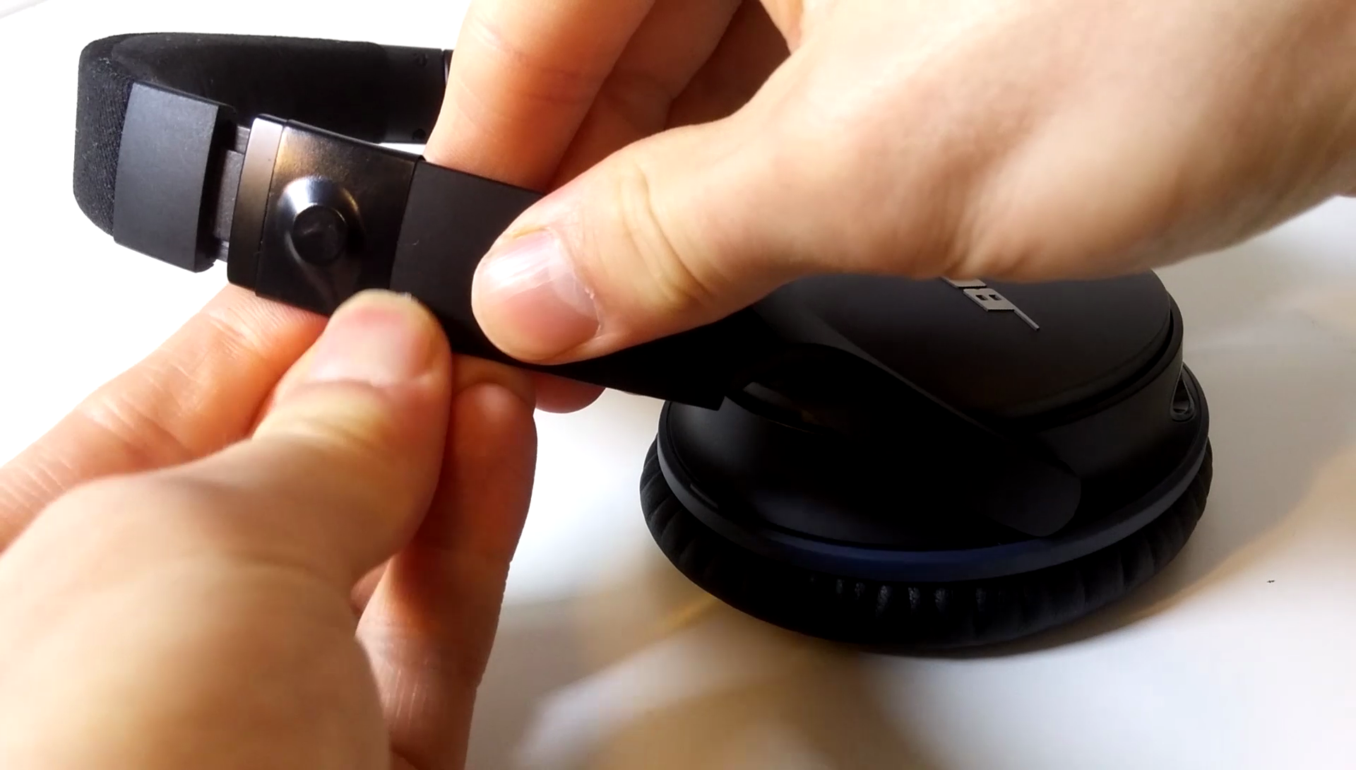 DIY Bluetooth Adapter for ANY Headphones : 11 Steps (with Pictures ...