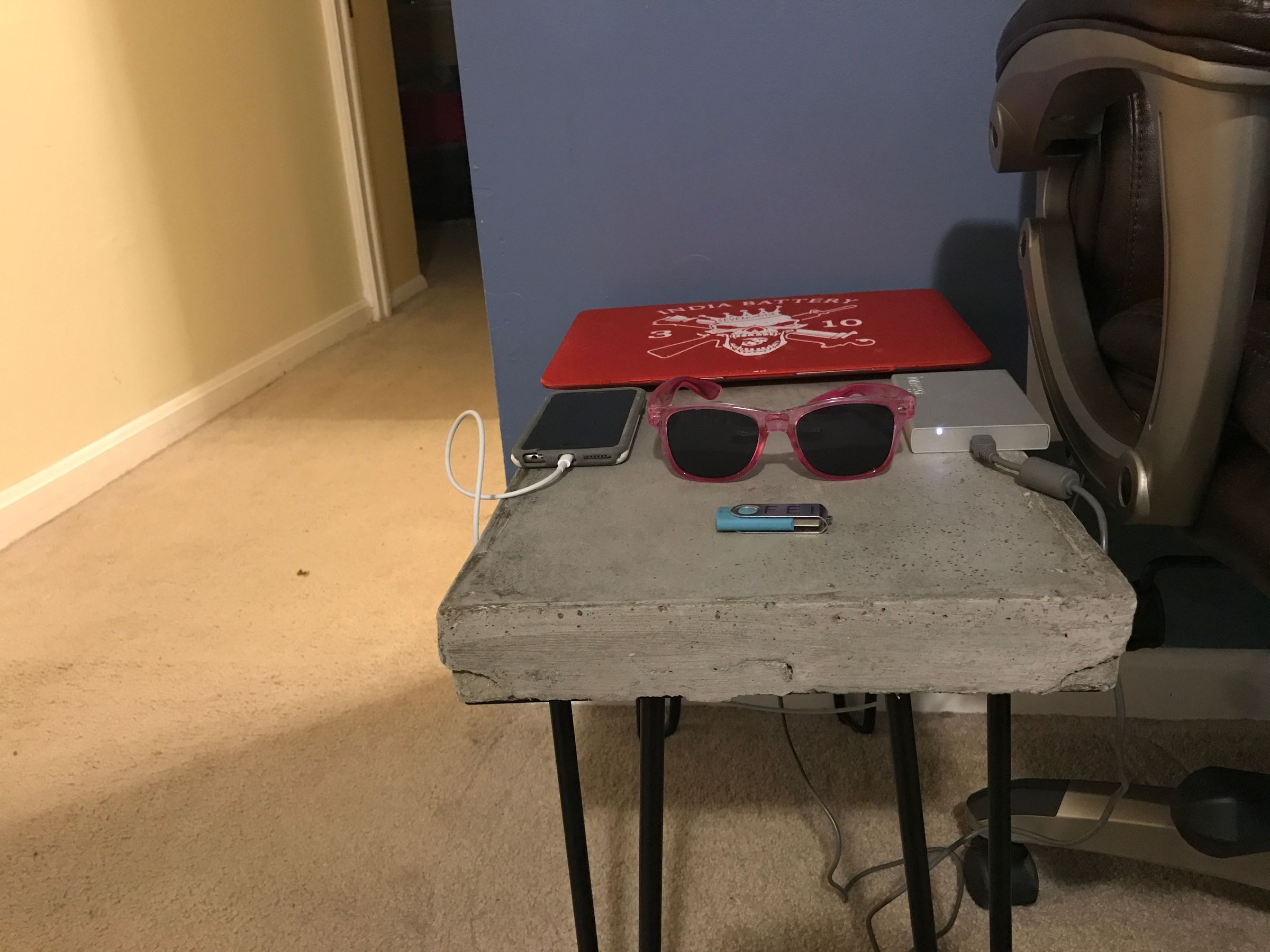 Concrete USB Hub Table : 4 Steps (with Pictures) - Instructables